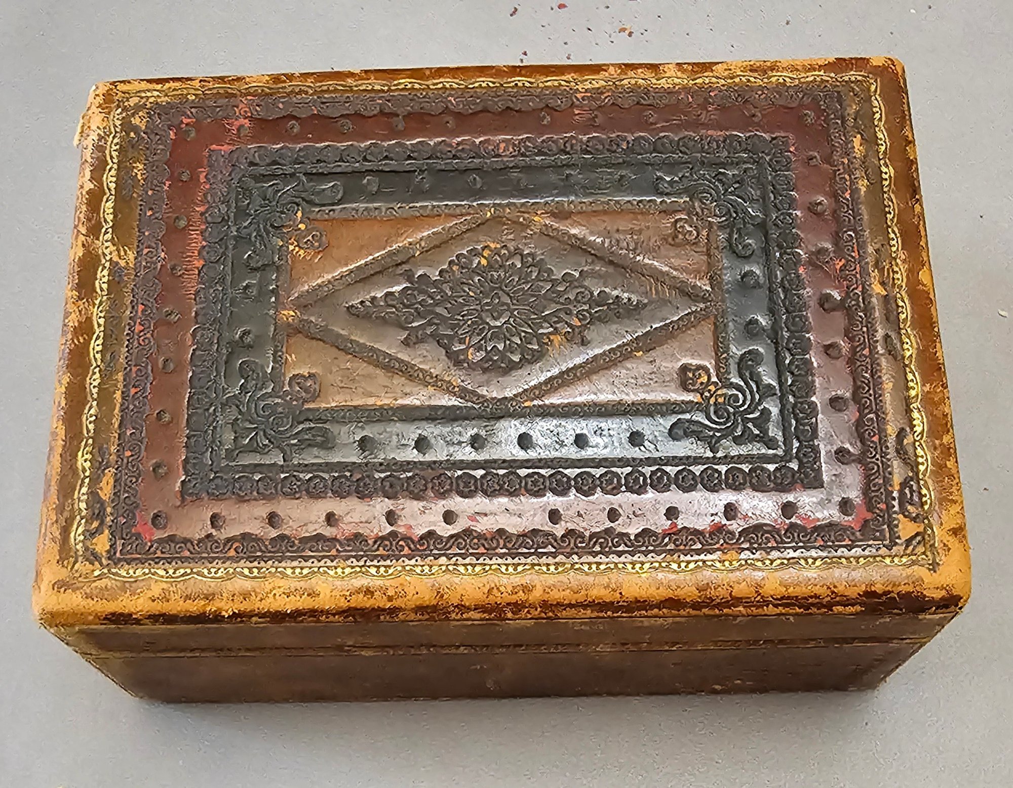 #111 - Leather Wrapped Box #41833 | Auctionninja.com
