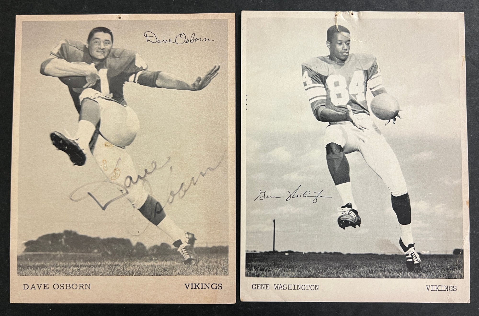 VINTAGE NFL AUTOGRAPHED PHOTOS FOOTBALL #61339 | Auctionninja.com
