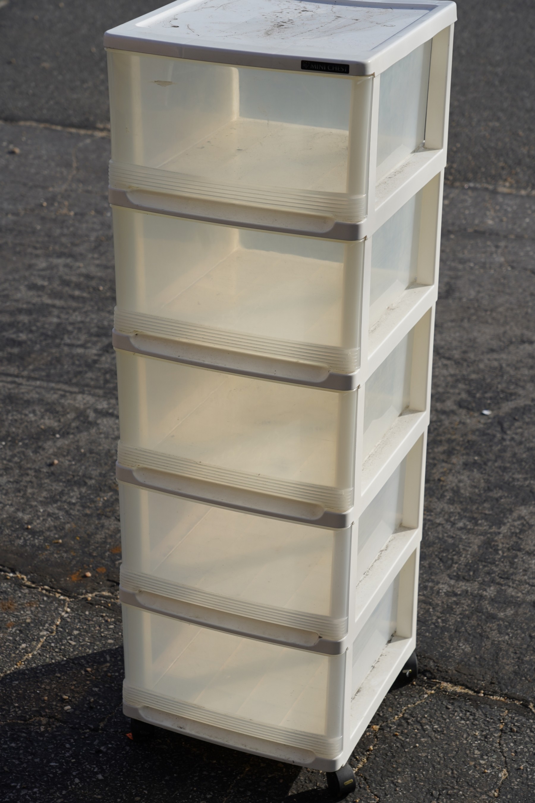 5 DRAWERS PLASTIC STORAGE ON WHEELS #29572 | Auctionninja.com