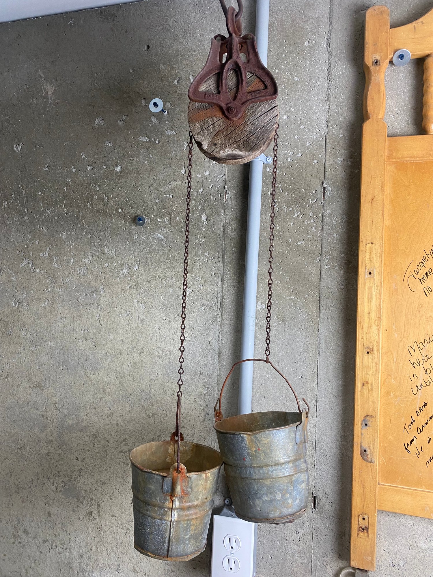 Buckets On Pulley #4524 | Auctionninja.com