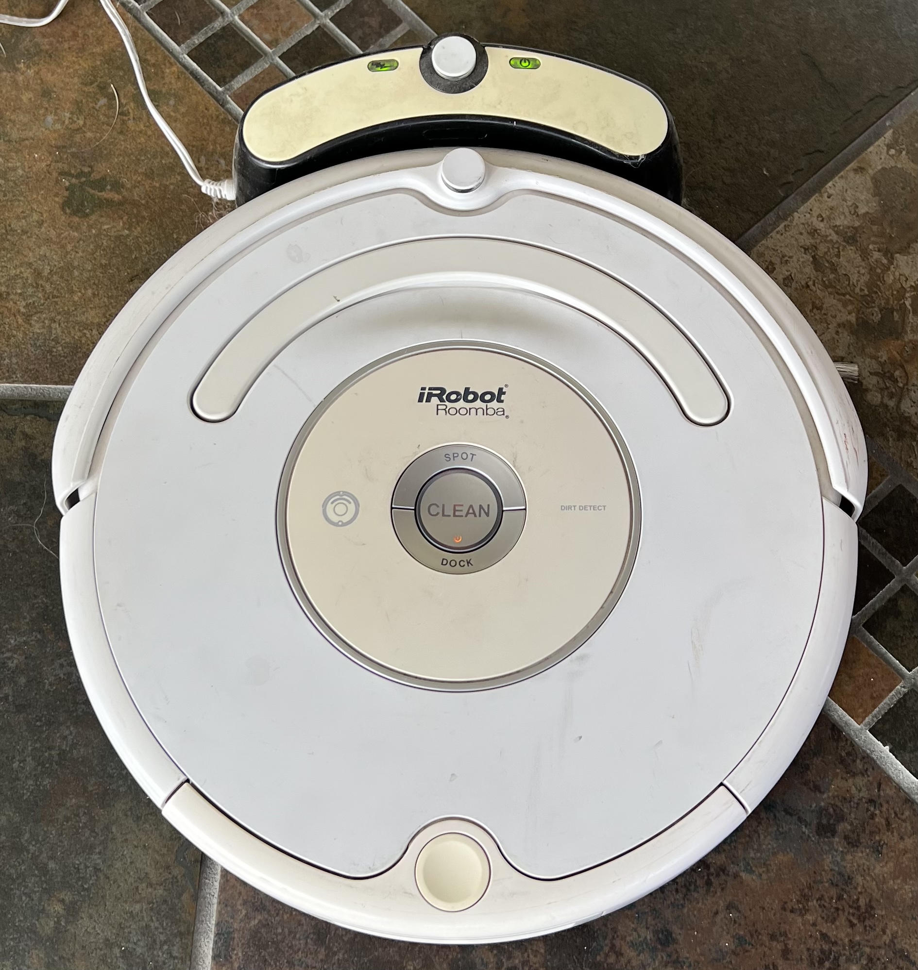 Irobot Roomba Model 531 With Dock #24027 | Auctionninja.com