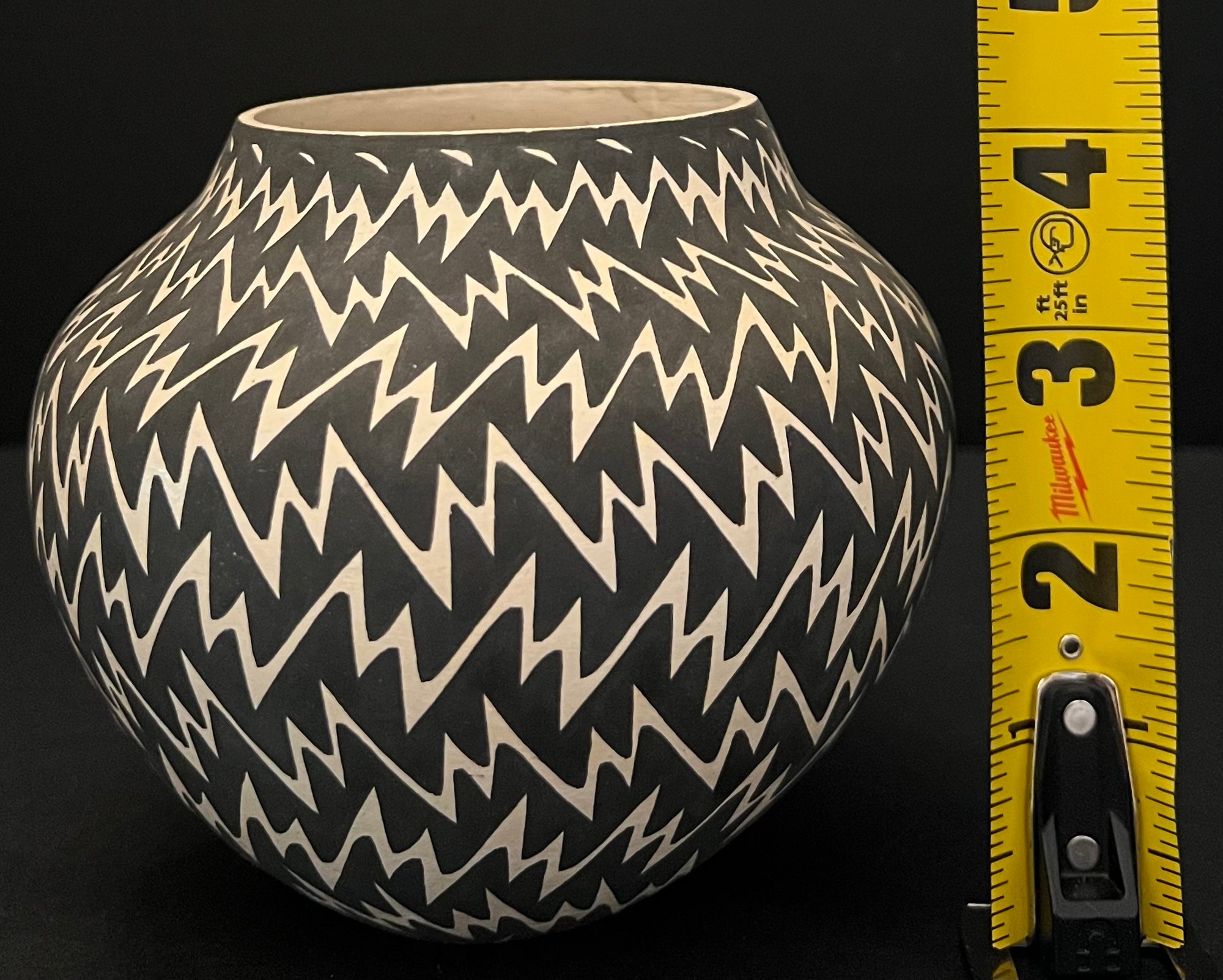 Jennifer Estevan Acoma NM 4" Signed Pottery Jar #31720 | Auctionninja.com