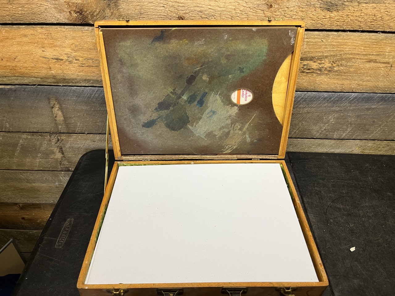 Artist Box #9692 | Auctionninja.com