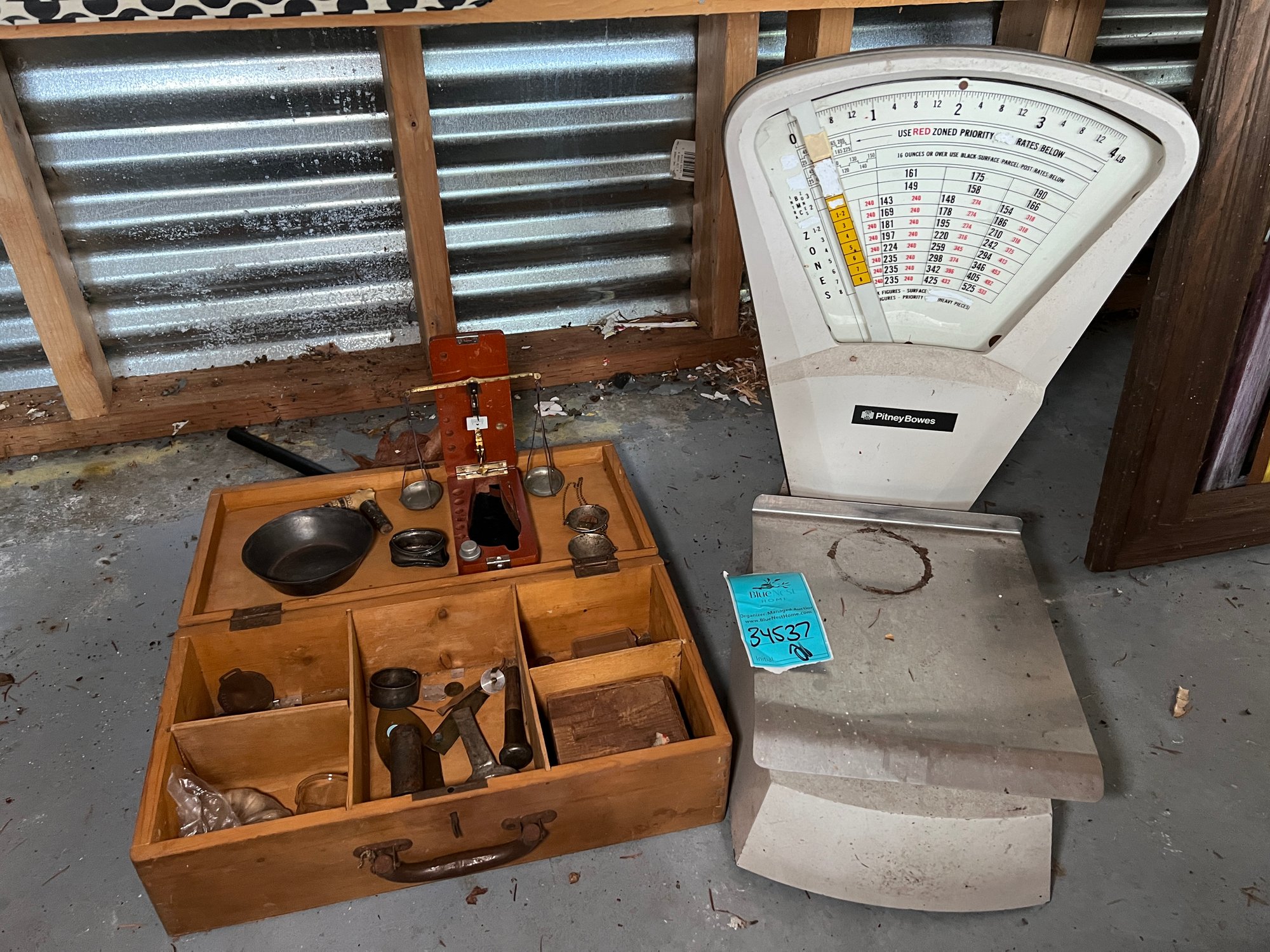 R0 Pitney Bowes Postal Scale And Box With Bits And Parts To Gem Scale ...