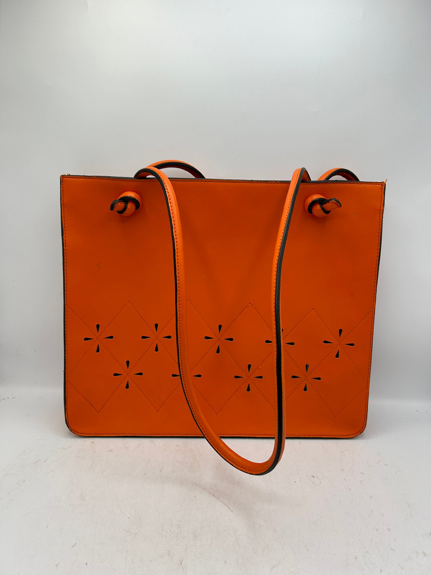 Large Orange Purse With Cut Out Details #17908 | Auctionninja.com