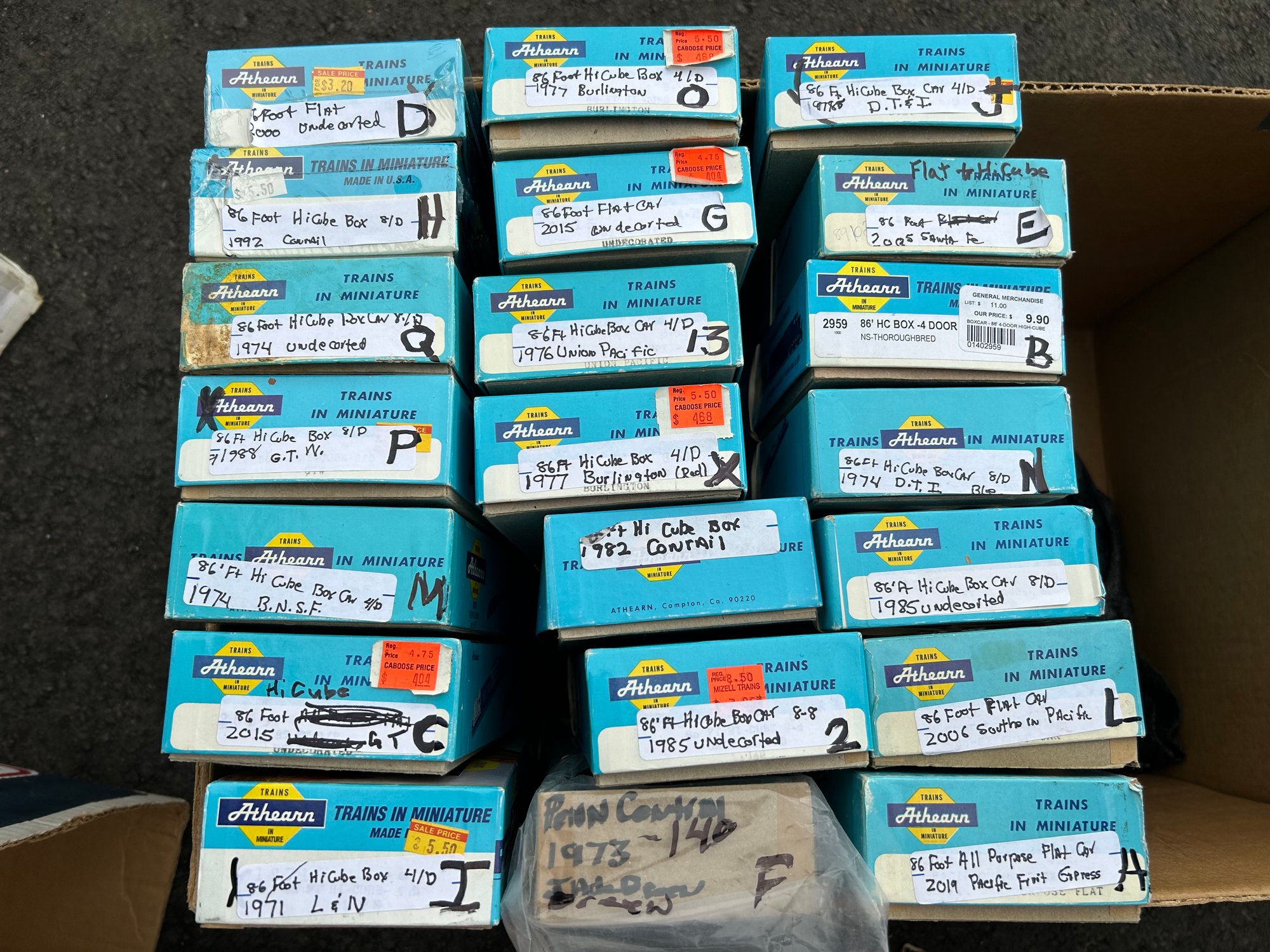Athearn HO Scale Hi Cubes And Flat Cars - 21 Boxes #21944 ...