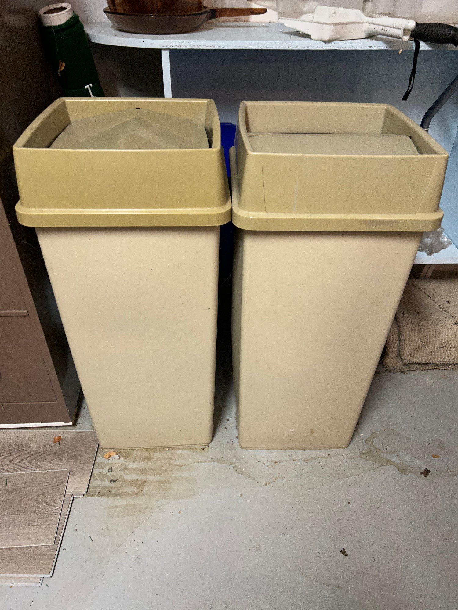 Trash Bins With Plastic Bags And Rags #9703 | Auctionninja.com