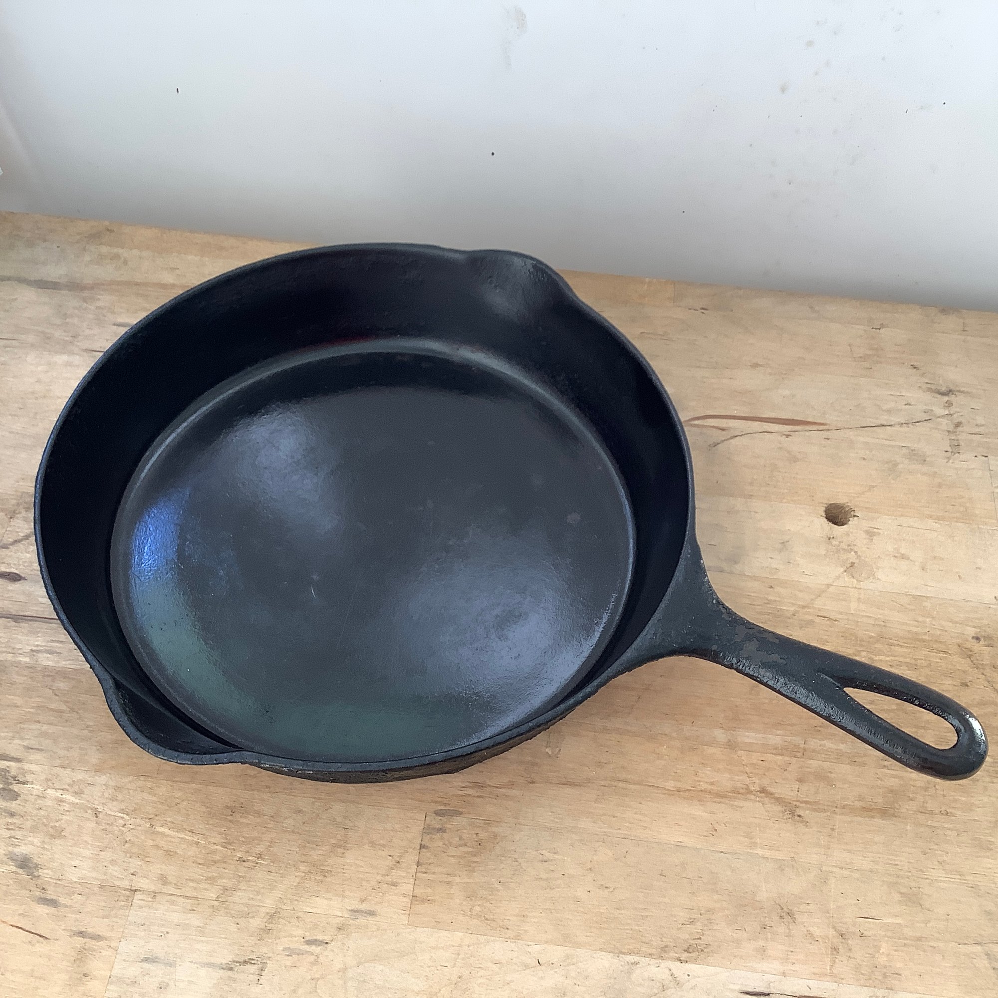 Erie Labeled Cast Iron Fry Pan With Double Pour, Top Rim Diameter 10 ...