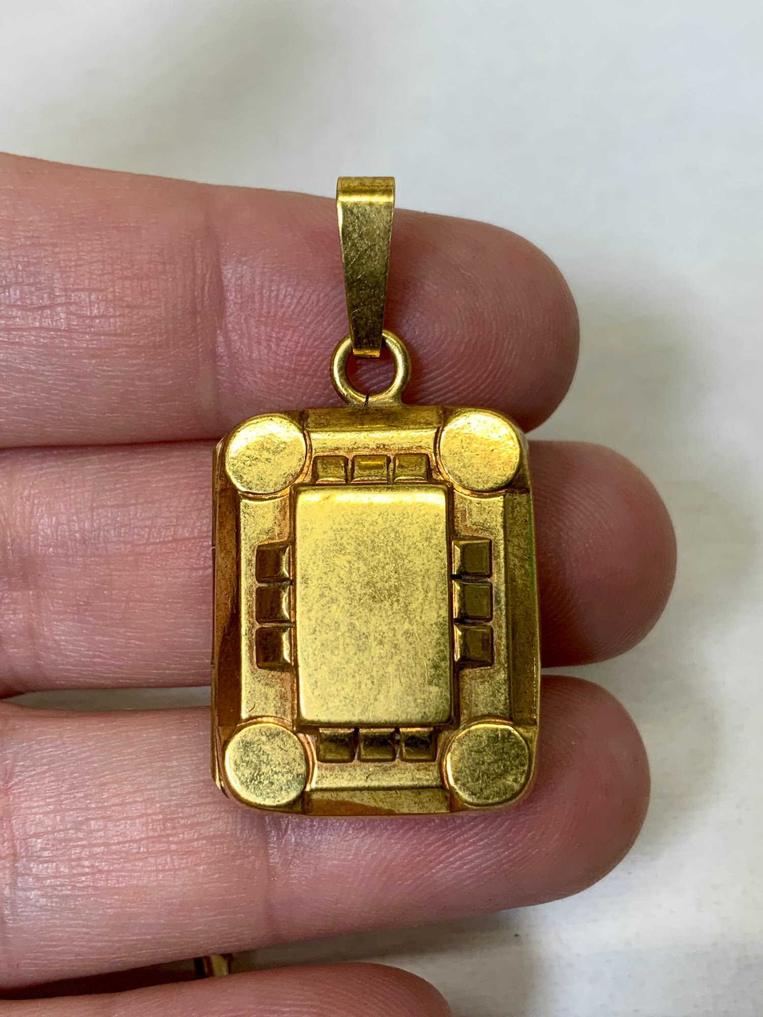 Unusual Art Deco Box Style Pendant #8798 | Auctionninja.com