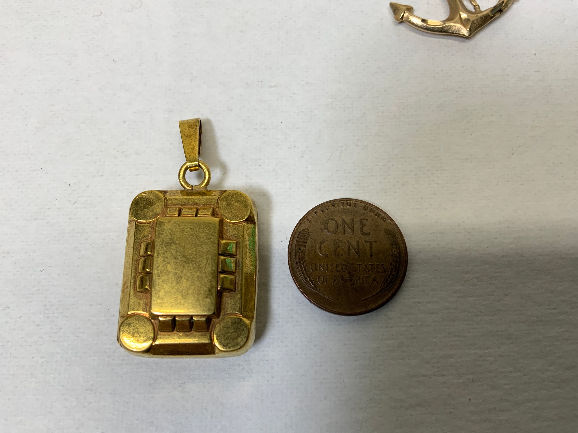 Unusual Art Deco Box Style Pendant #8798 | Auctionninja.com