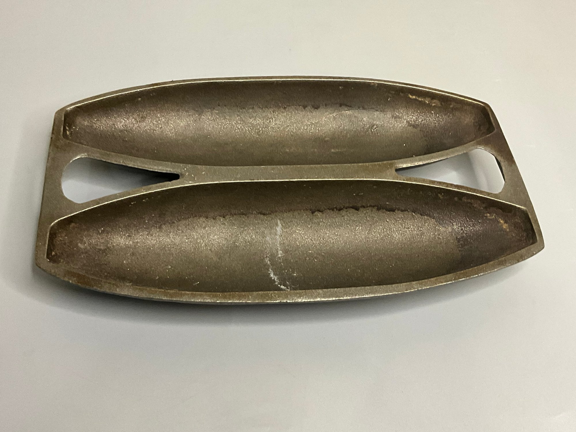 CAST IRON LARGE DOUBLE "VIENNA" BREAD PAN MARKED 2FB (FRENCH BREAD) ON ...