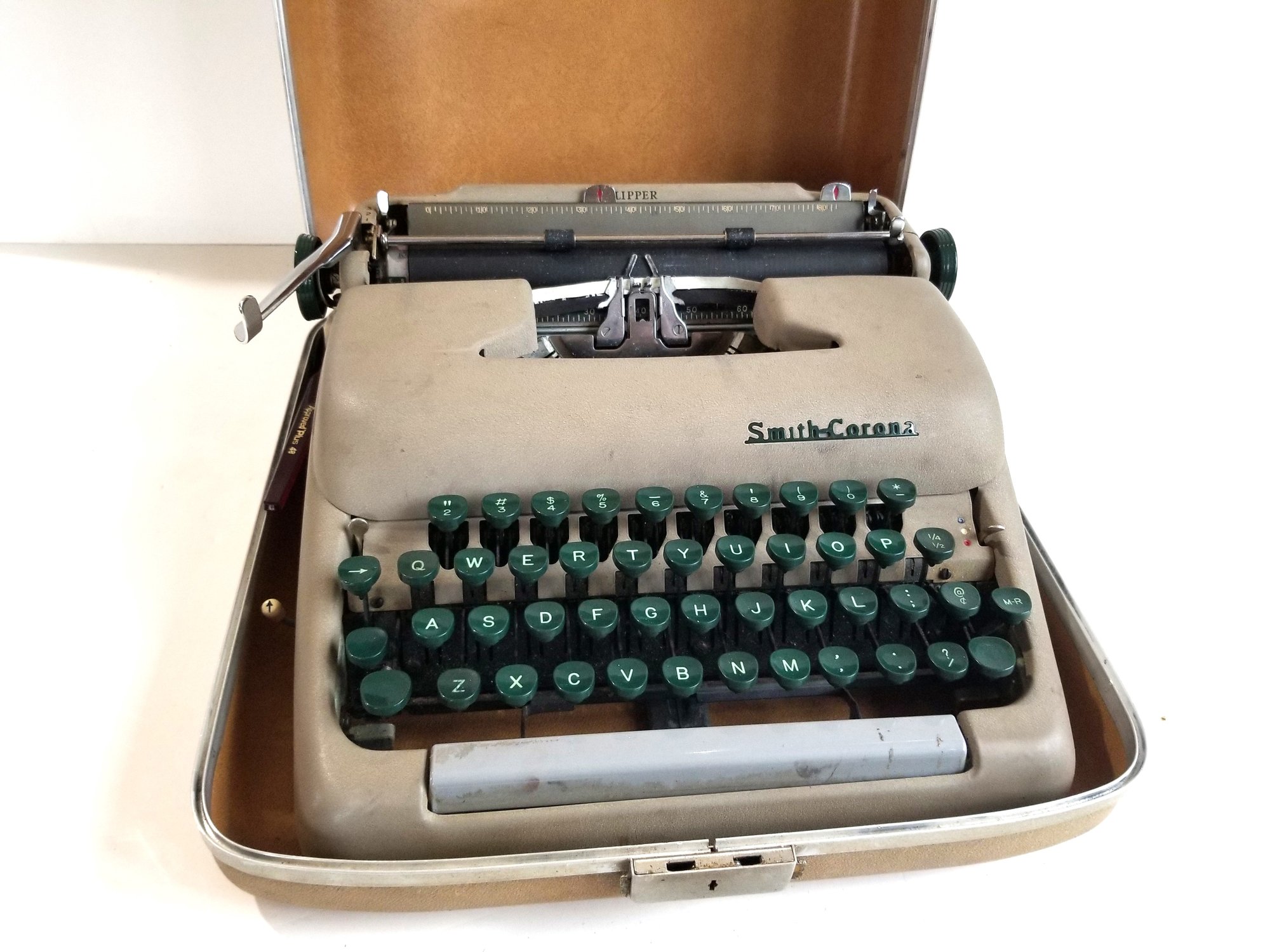 Vintage 1950s Smith Corona Typewriter #1804444 | Auctionninja.com