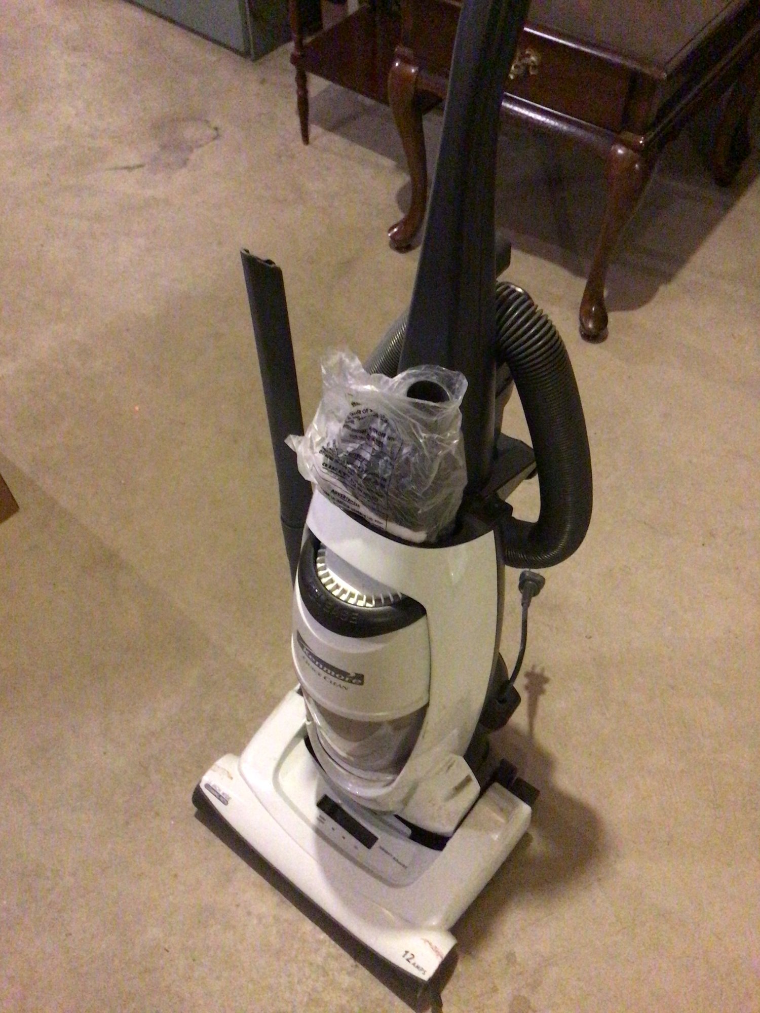 Kenmore Vacuum Cleaner Quick Clean 12 Amp #1481864 | Auctionninja.com
