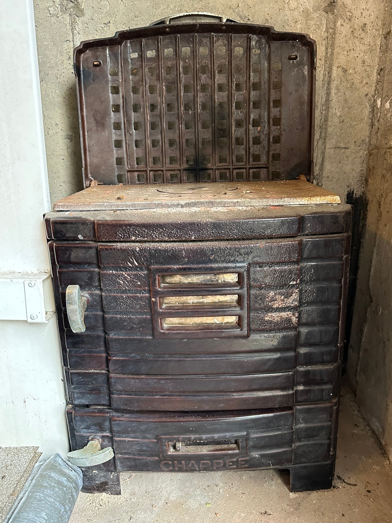 Antique 1920s CHAPEE Wood Burning Stove #40740807 | Auctionninja.com