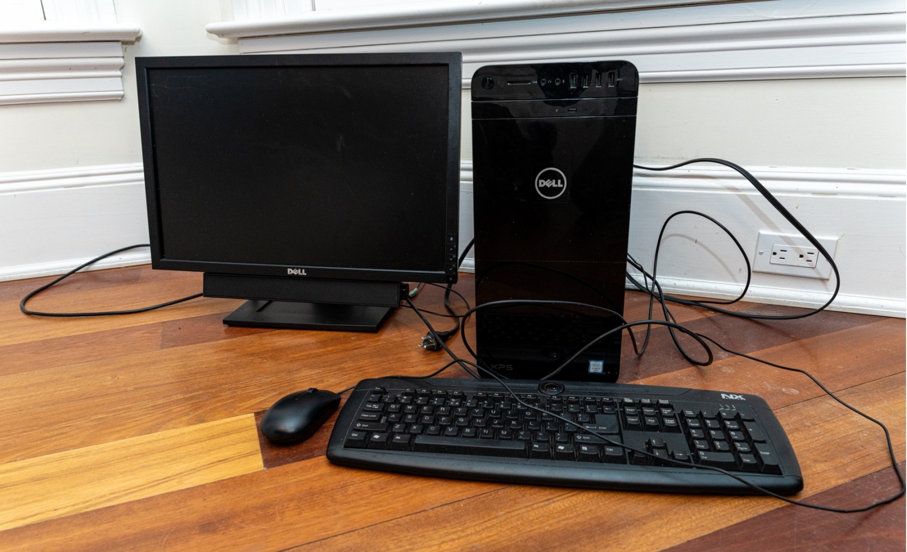 DELL Computer, Monitor And NexxTech Keyboard #788897 | Auctionninja.com