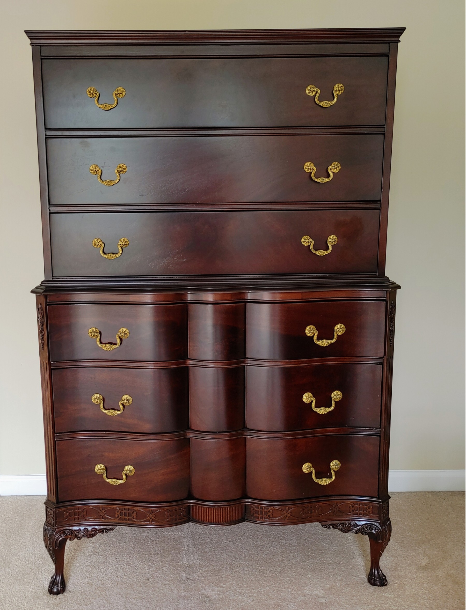 Chest Of (6) Drawers With Carved Claw Feet #1229640 | Auctionninja.com
