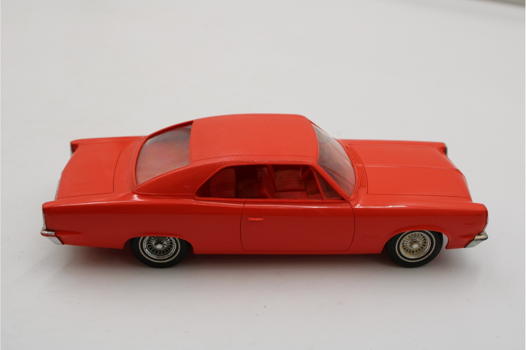 1967 AMC AMBASSADOR JOHAN DIECAST MODEL CAR 1/24 #1363 | Auctionninja.com