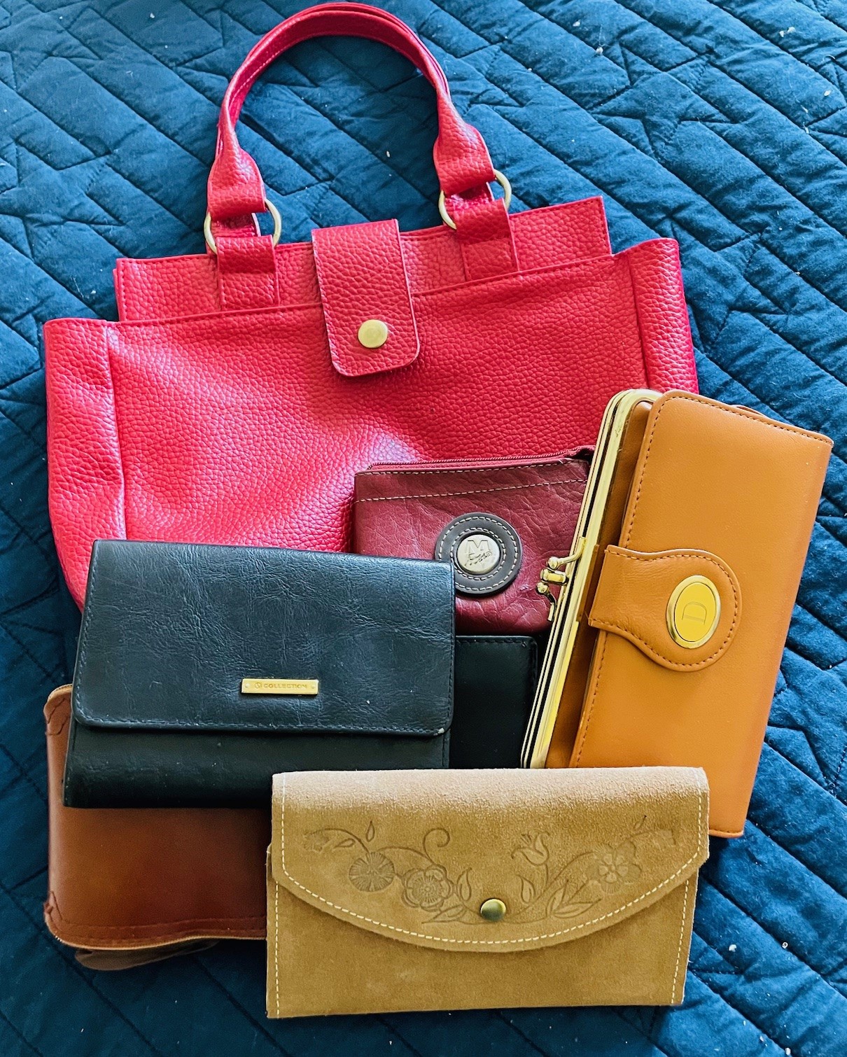 Handbag And Assortment Of Wallets #11934 | Auctionninja.com