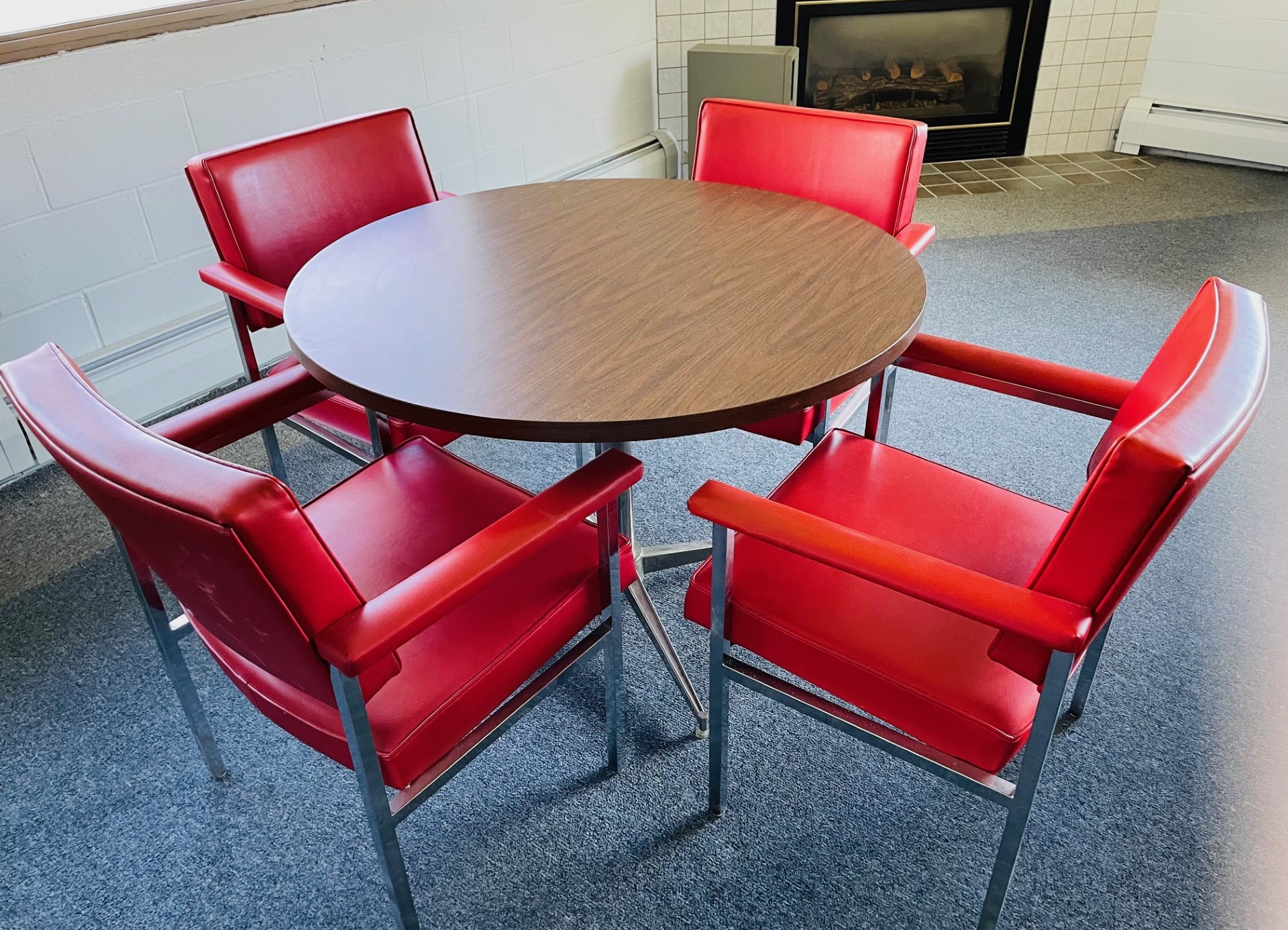 Vintage Set Of 4 Power Red (Vinyl) Steelcase Chairs With Round Table ...