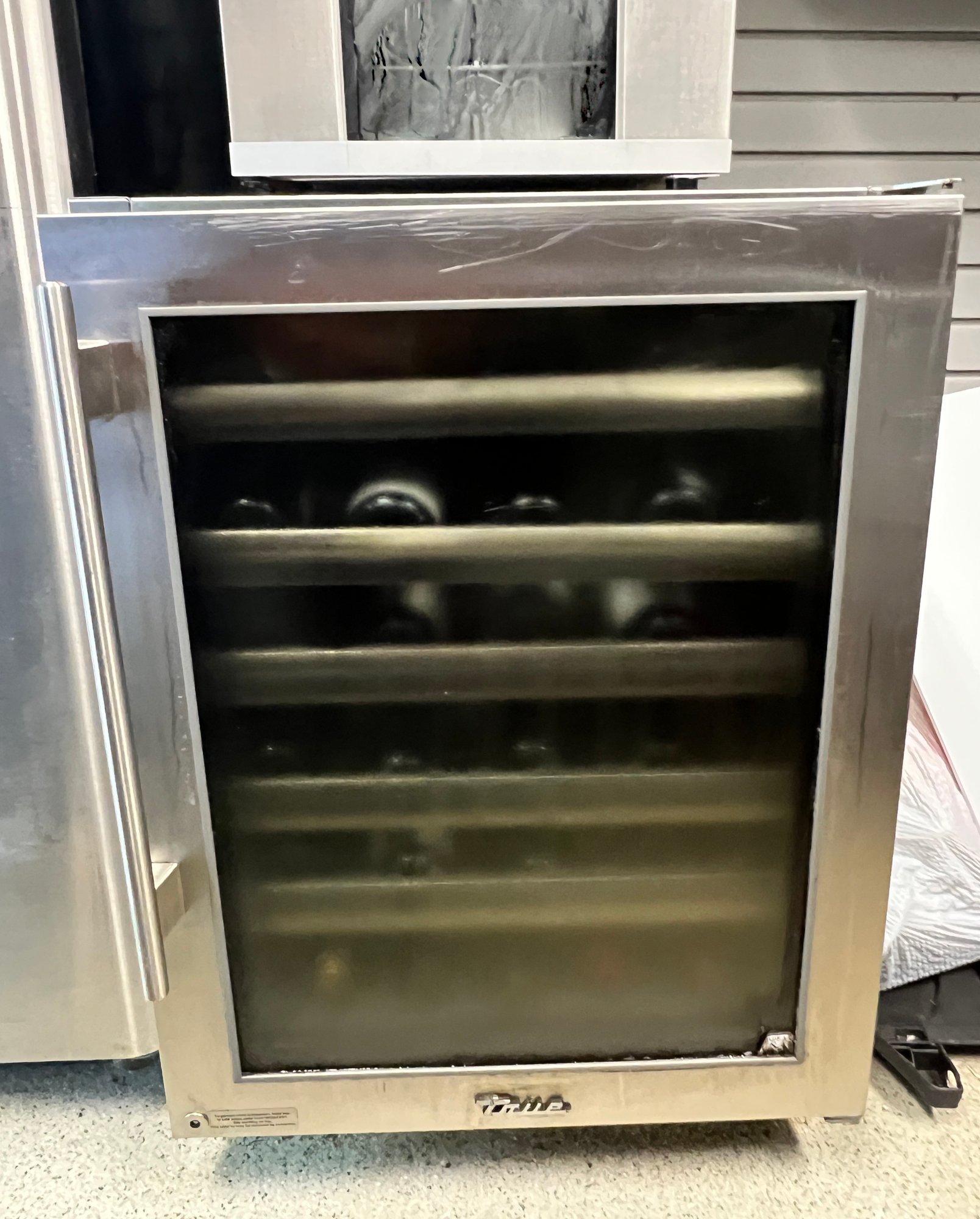 "TRUE" 45 BOTTLE STAINLESS WINE REFRIGERATOR CABINET - RIGHT HINGE W ...