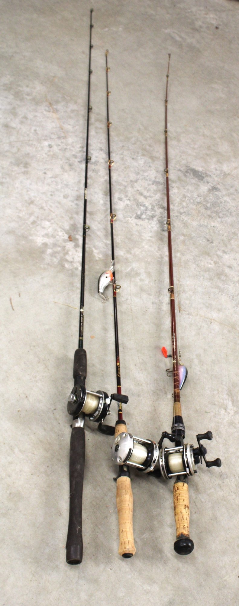 3 Fenwick Spinning Rods & 3 Levelwind Reels, 2 Lures, 71"-83" Long (262 ...