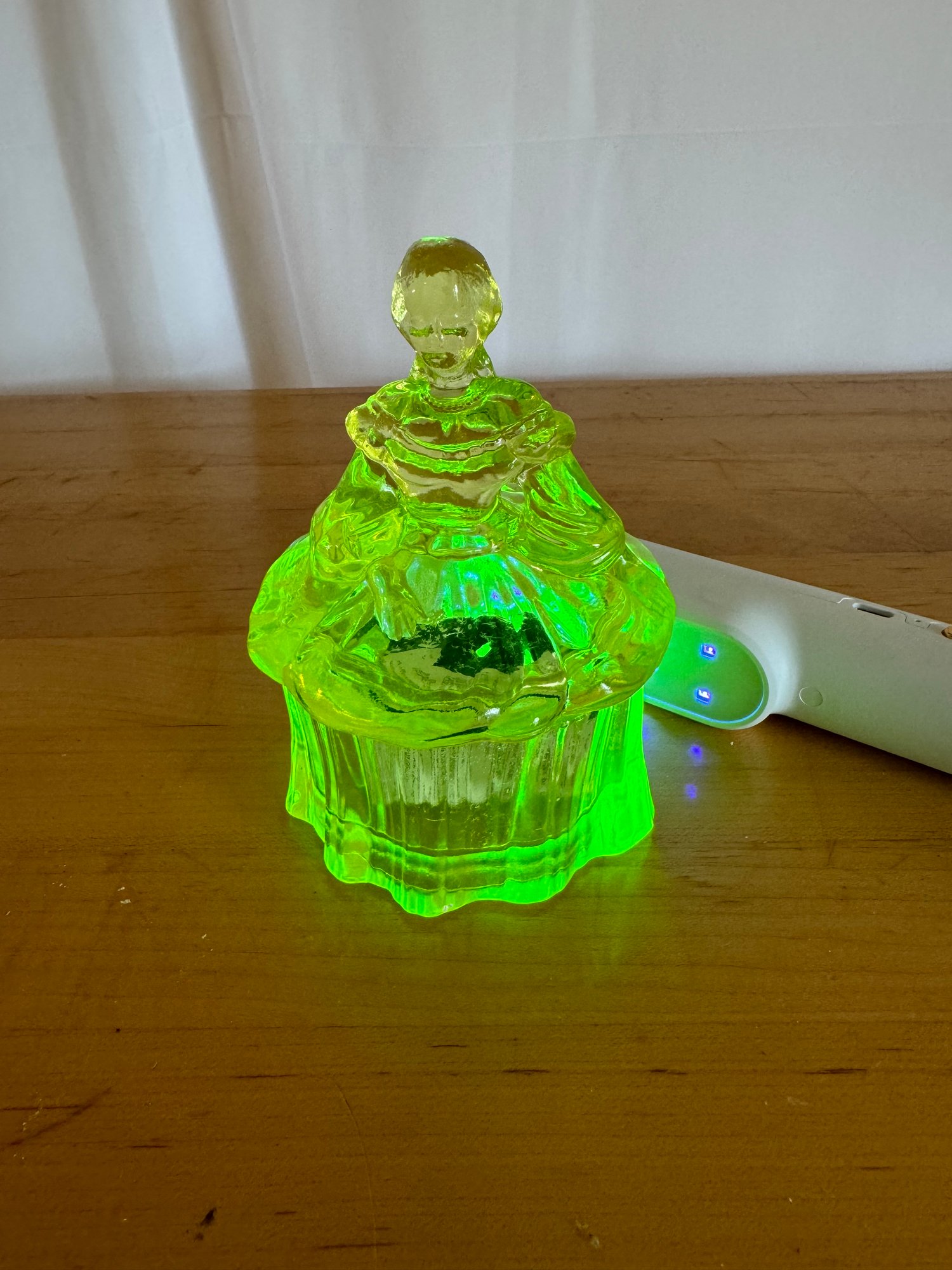 Mosser Colonial Lady Powder Jar Yellow Uranium Glass #14882 ...