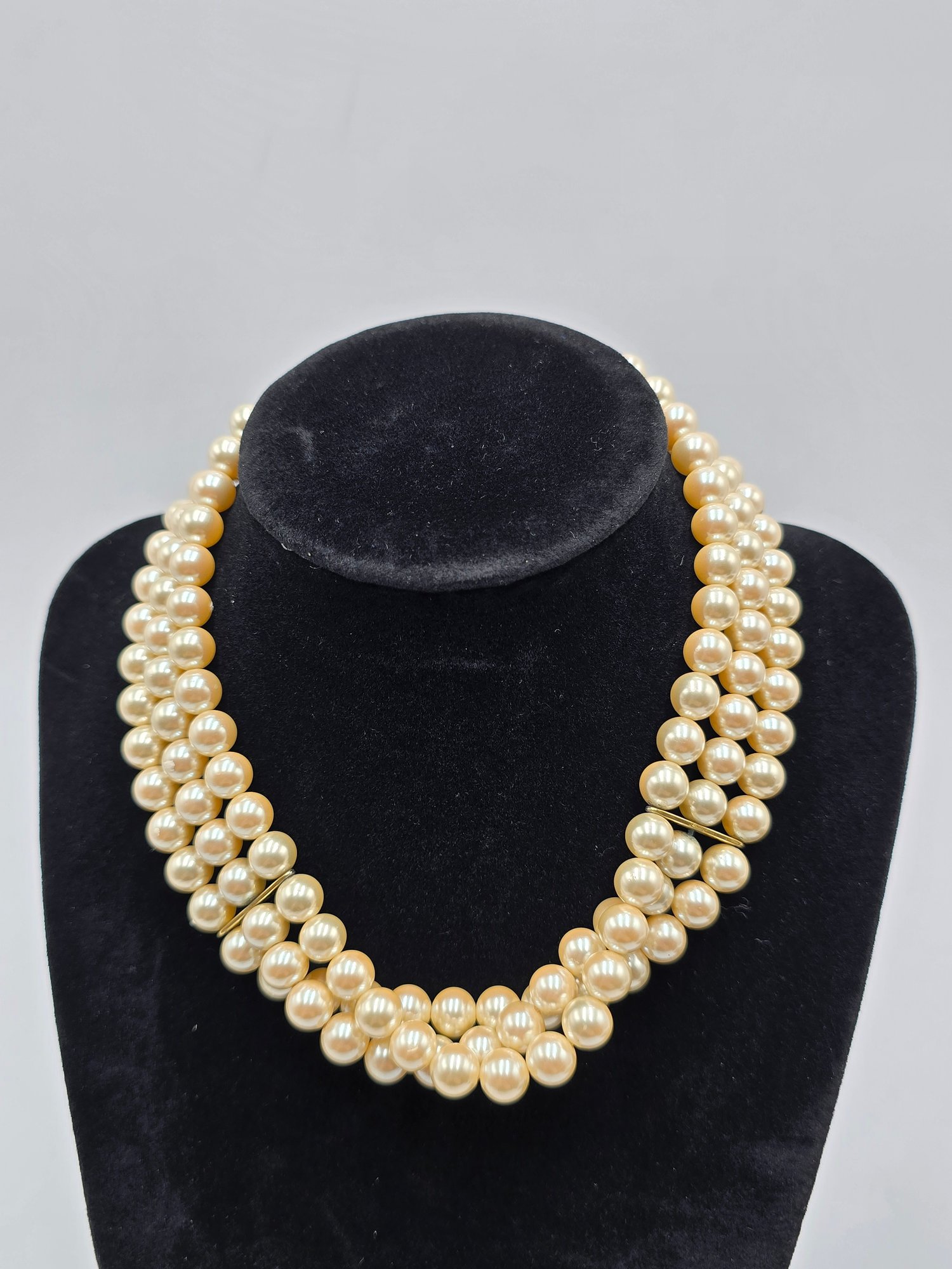Item 22 Pearl Necklace 14 LCI #6470 | Auctionninja.com