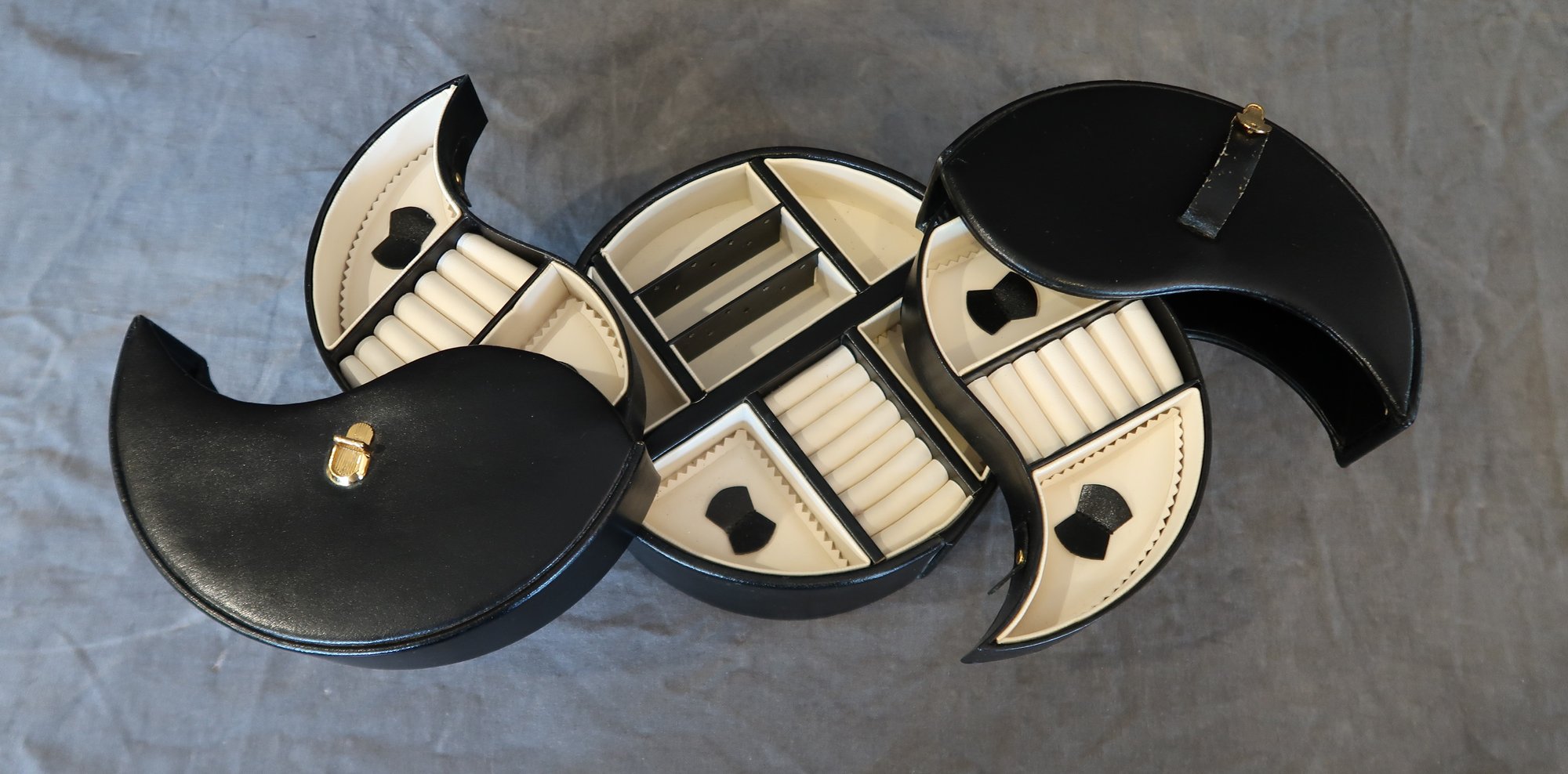 Yin Yang Jewelry Box #6154 | Auctionninja.com