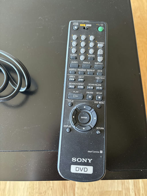 Sony DVD/CD Player With Remote #55774 | Auctionninja.com