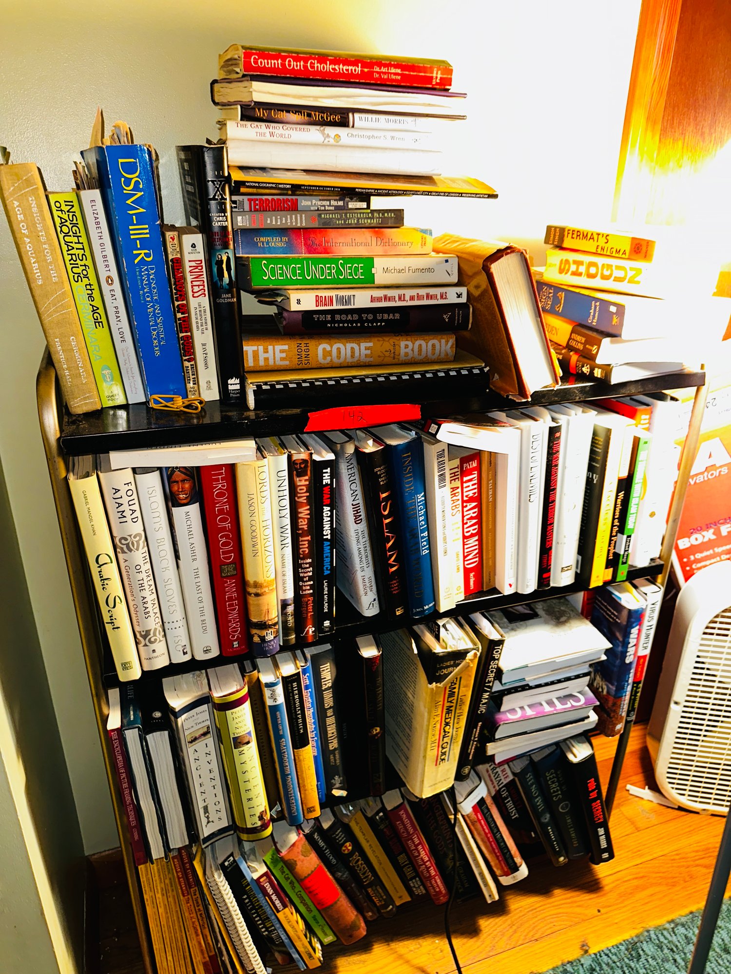 142 - Books With Shelf #18385 | Auctionninja.com
