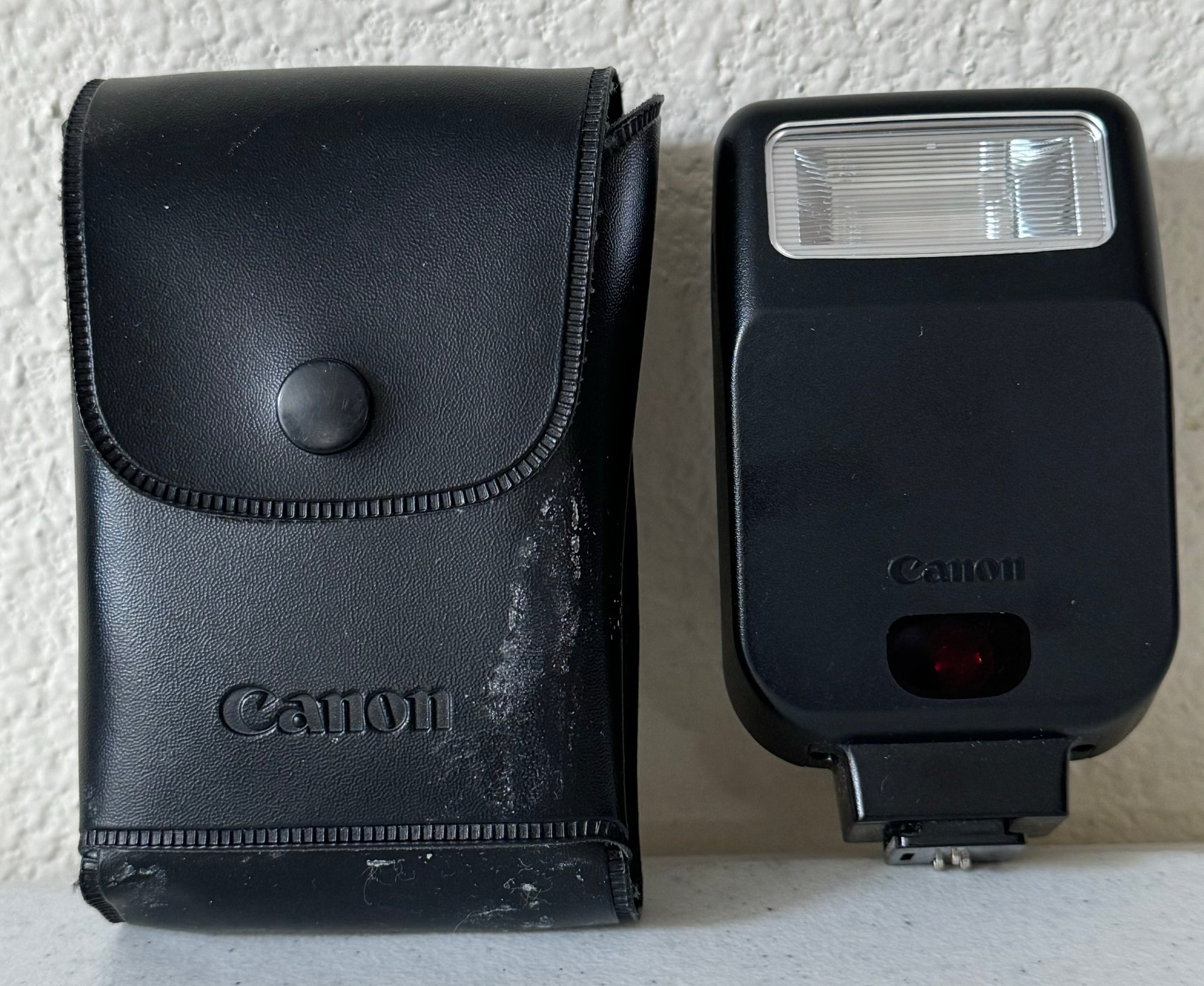 Speedlite 200E Canon Camera Attachment #195245 | Auctionninja.com