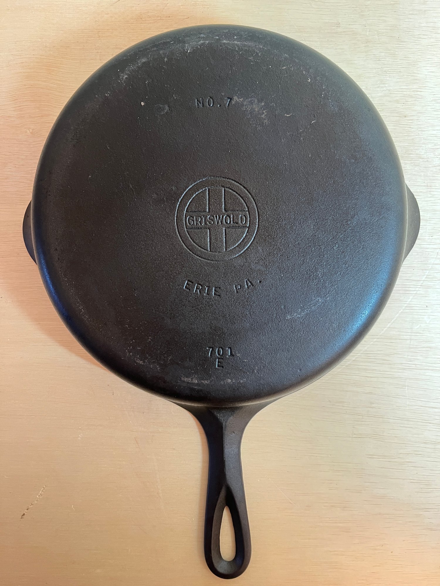 Griswold Cast Iron #7 Skillet #172663 | Auctionninja.com