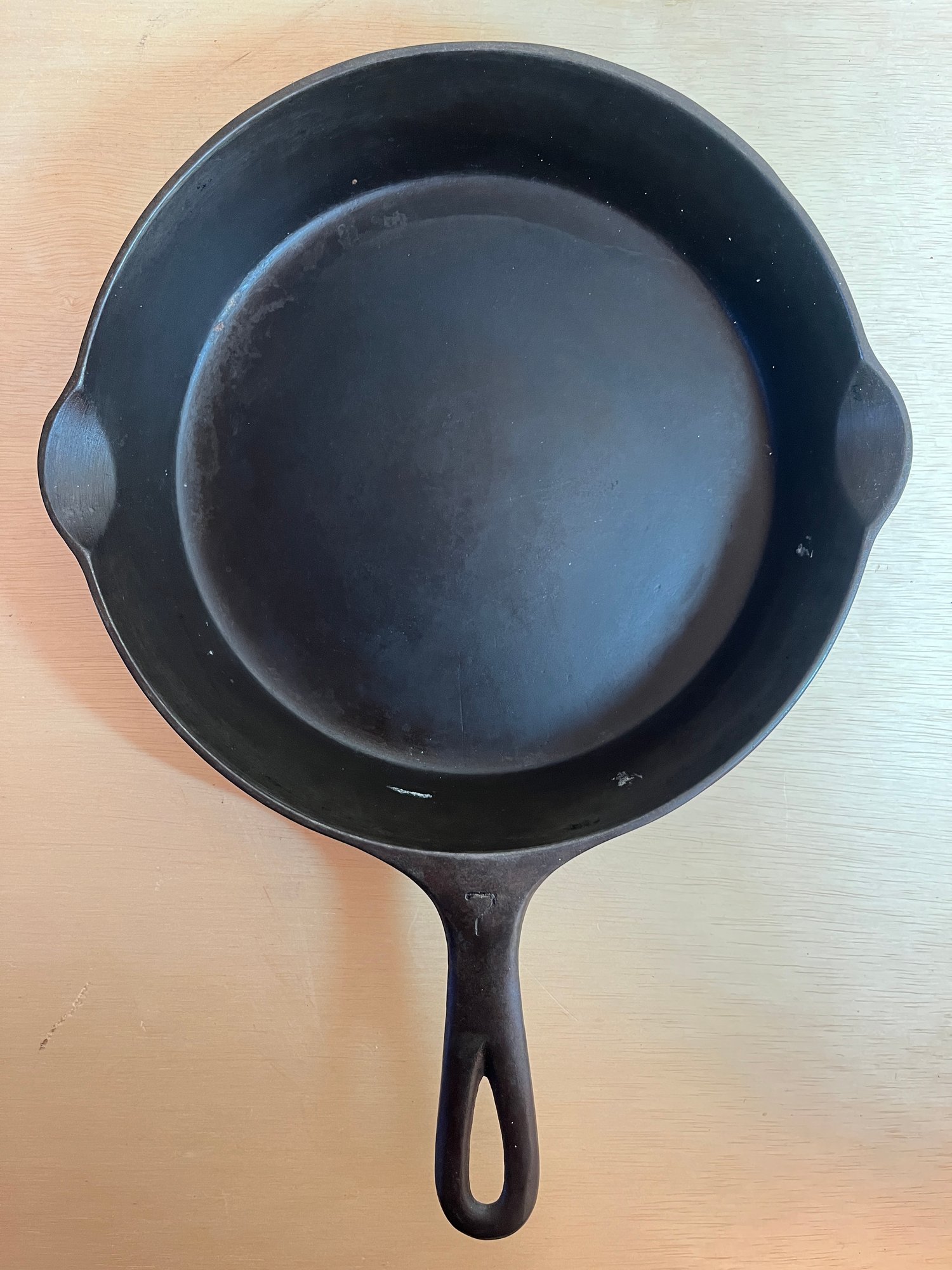 Griswold Cast Iron #7 Skillet #172663 | Auctionninja.com