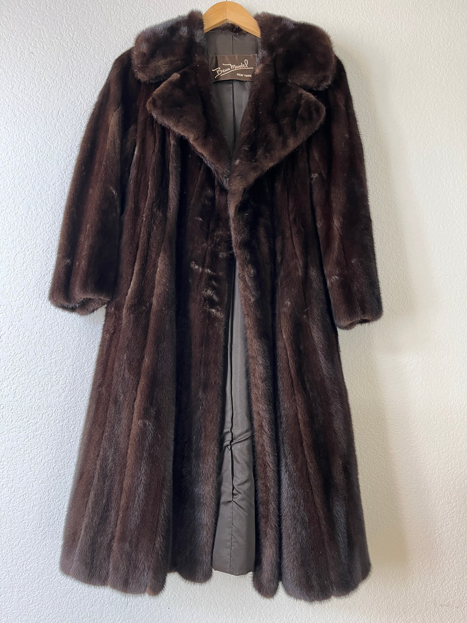Long Fur Coat By Benn Mandel, New York #176631 | Auctionninja.com