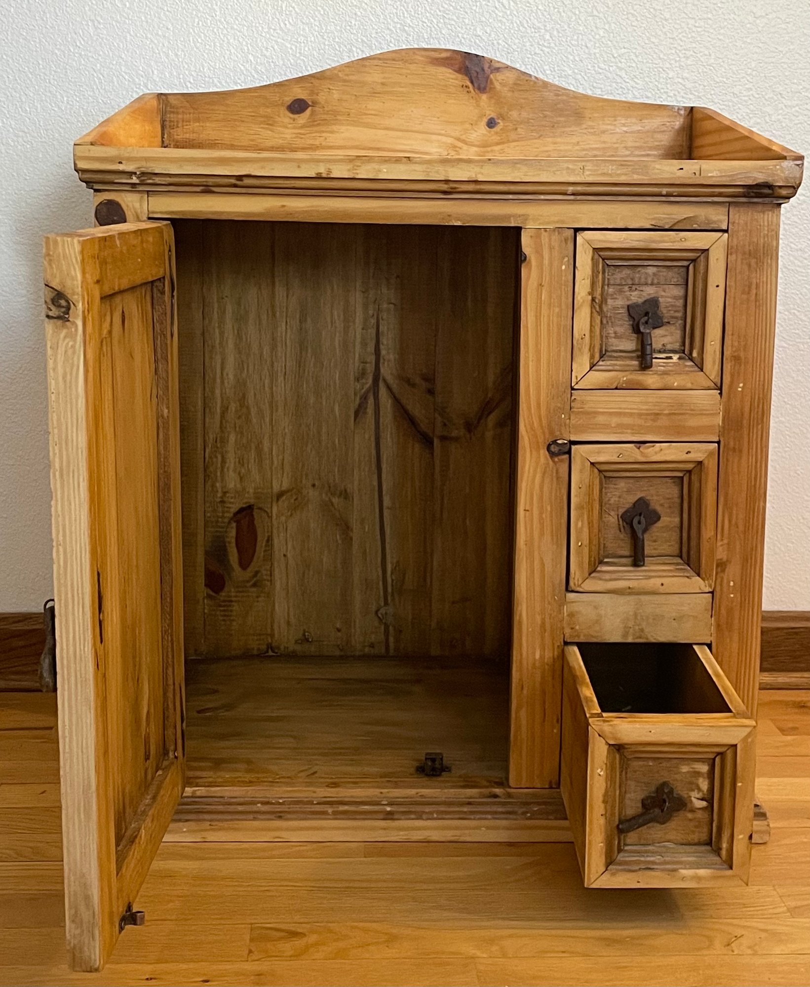 Small Rustic Cabinet W Door/ 3 Drawers #181003 | Auctionninja.com