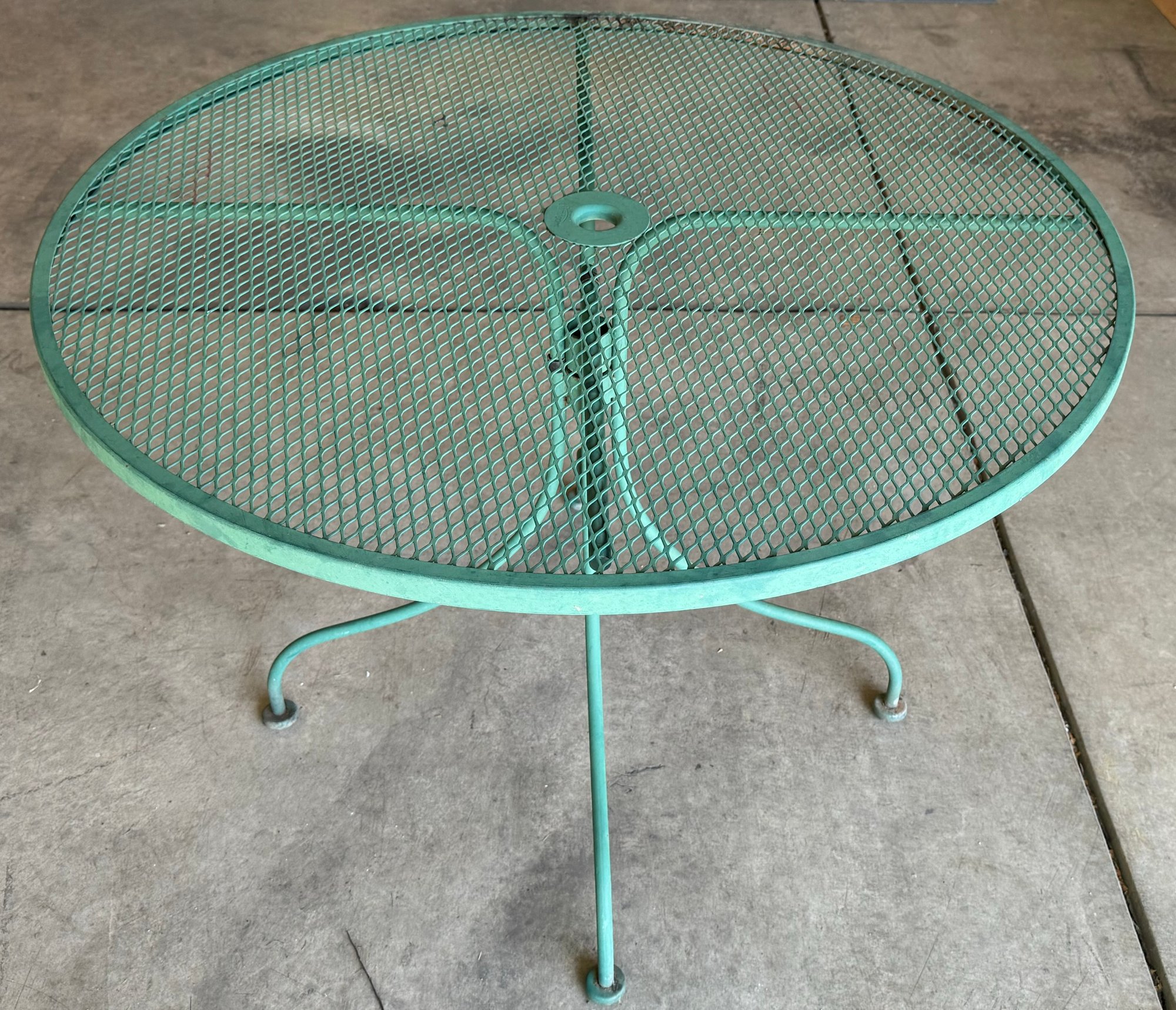 Sunbeam Wrought Iron Patio Table #193520 | Auctionninja.com