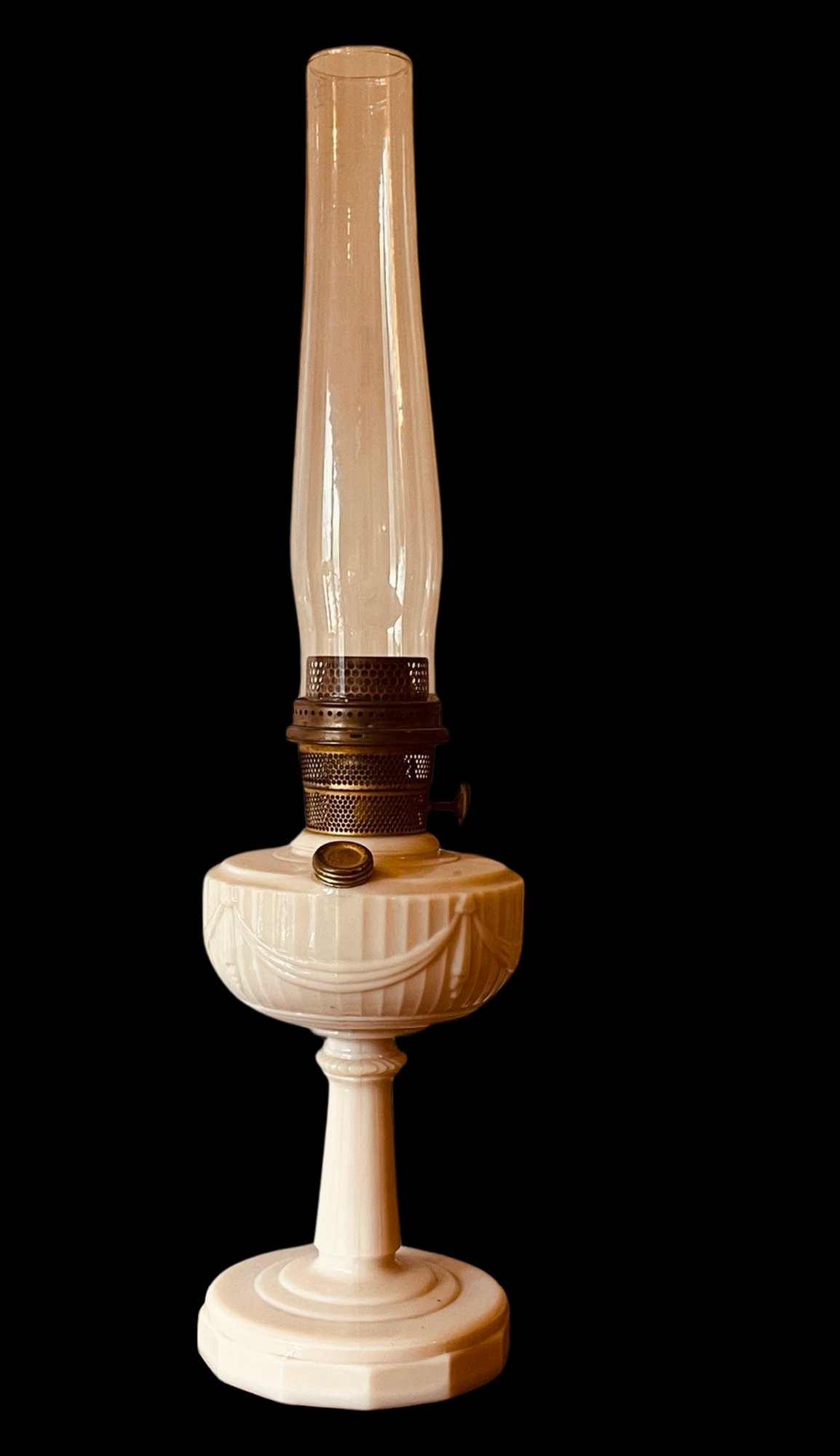 Vintage Pink Aladdin Lincoln Drape Oil Lamp #186193 | Auctionninja.com