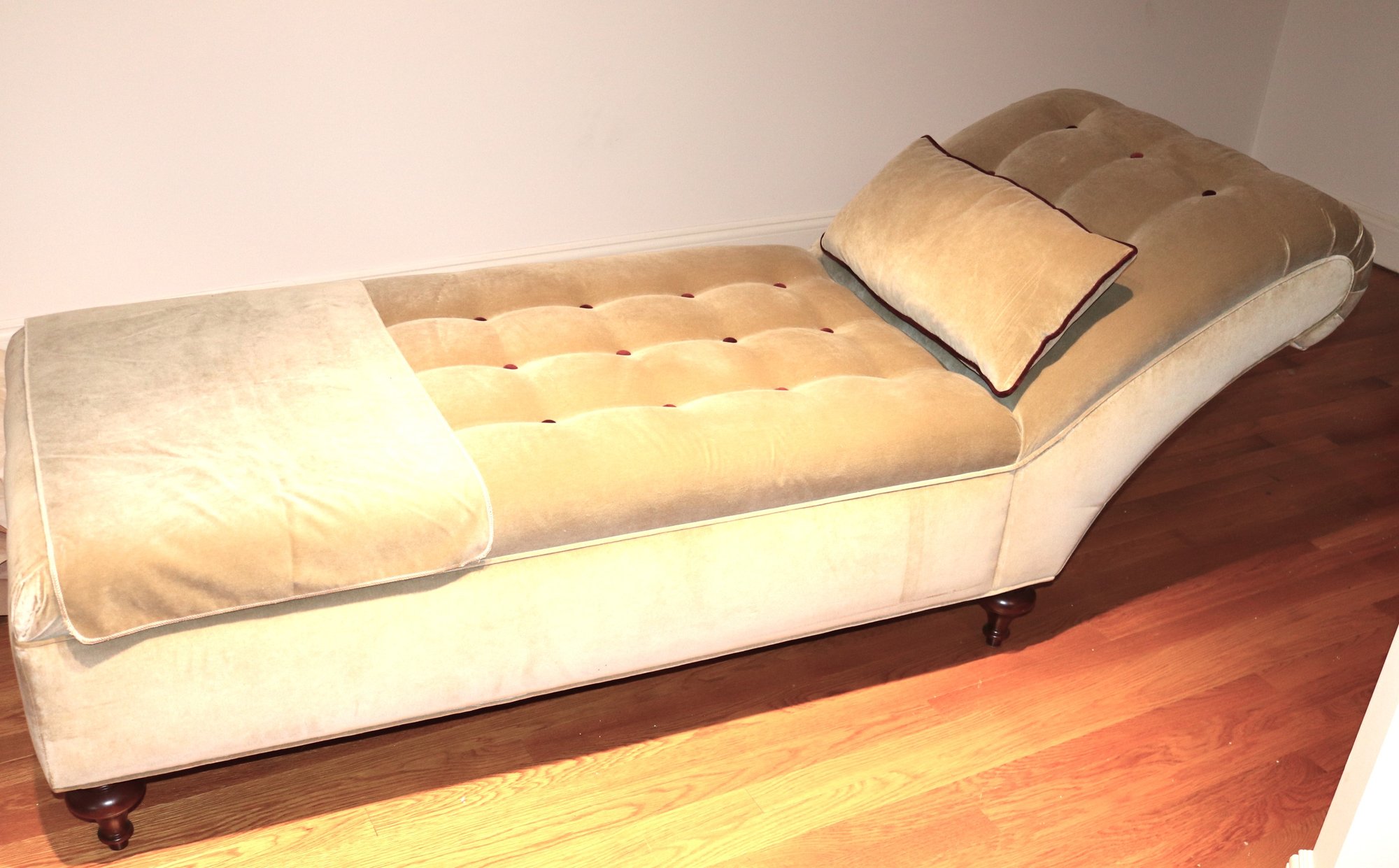 Chaise Sofa #35126 | Auctionninja.com