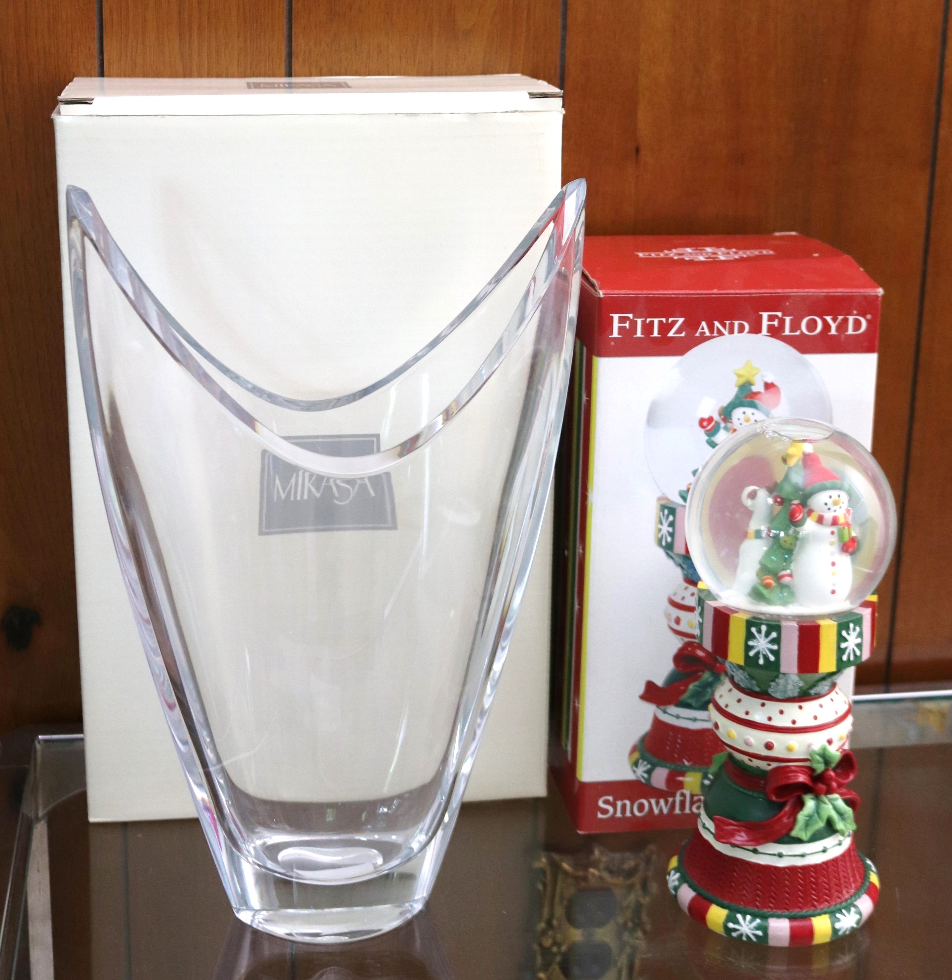Mikasa Glass Vase And Fitz And Floyd Snowflake And Jake #49634 ...