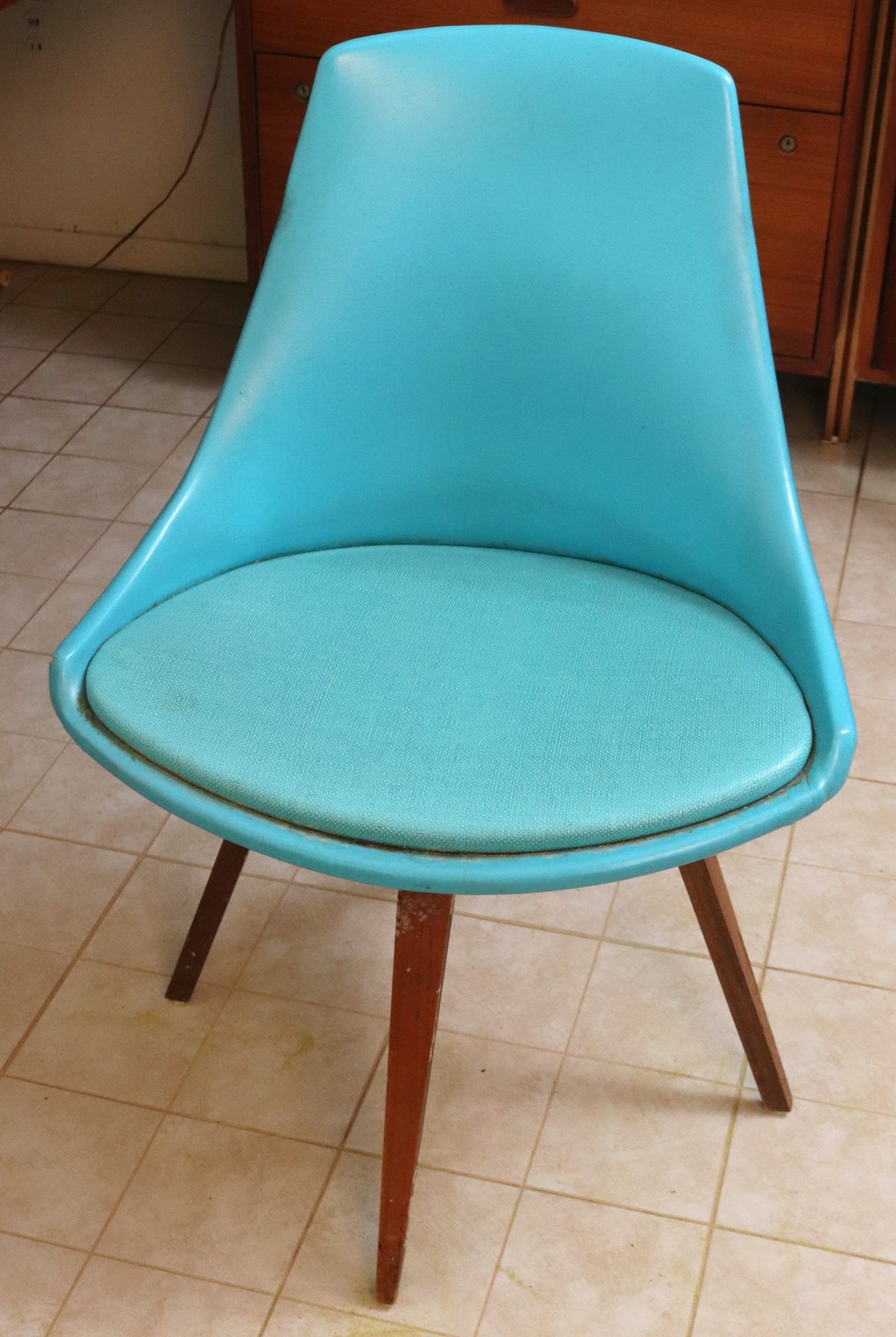 Vintage MCM Chair By LV Chair Corp - Need To Be Refinished #49656 ...