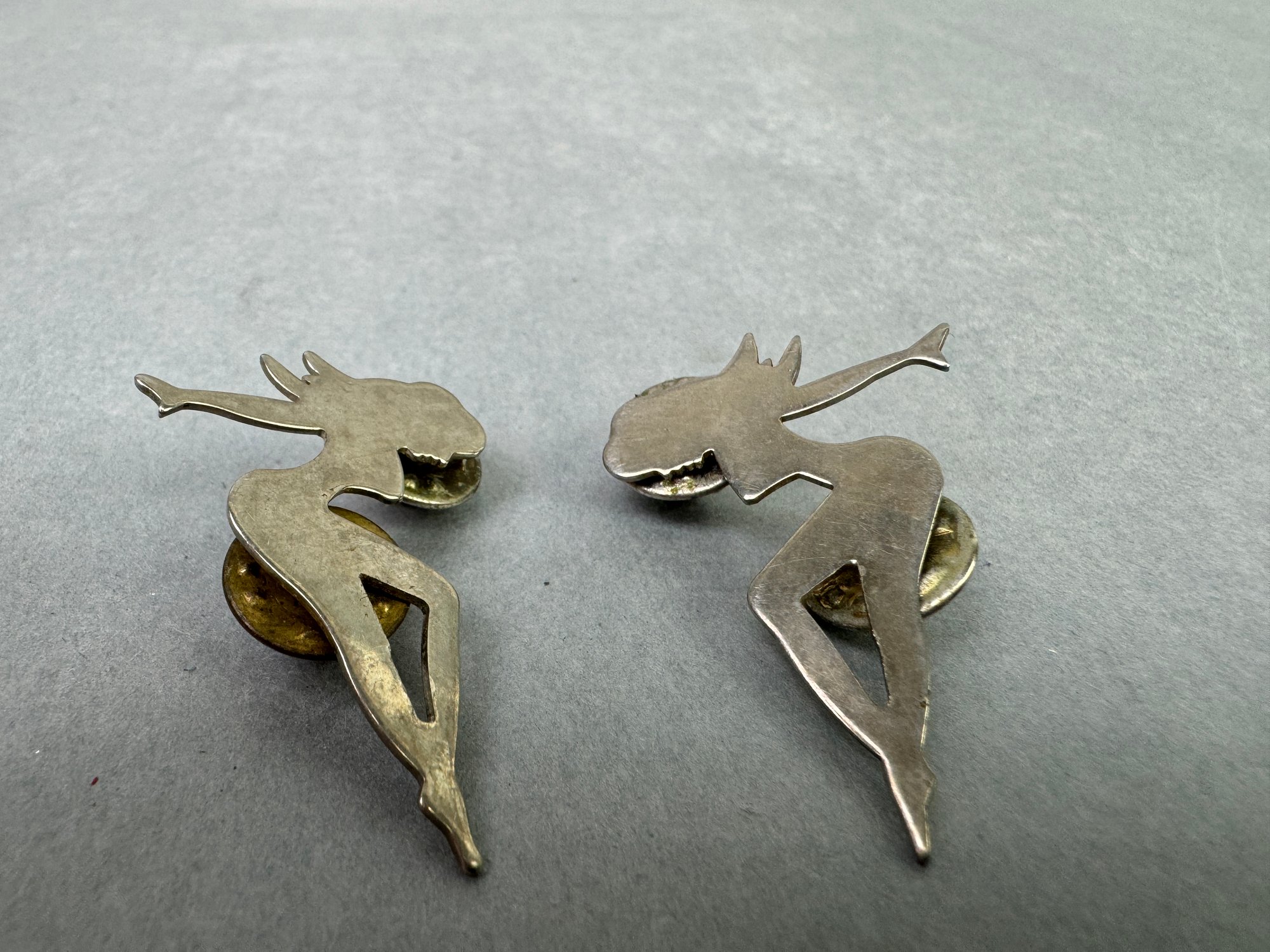 2 Night Club Pins #48261 | Auctionninja.com