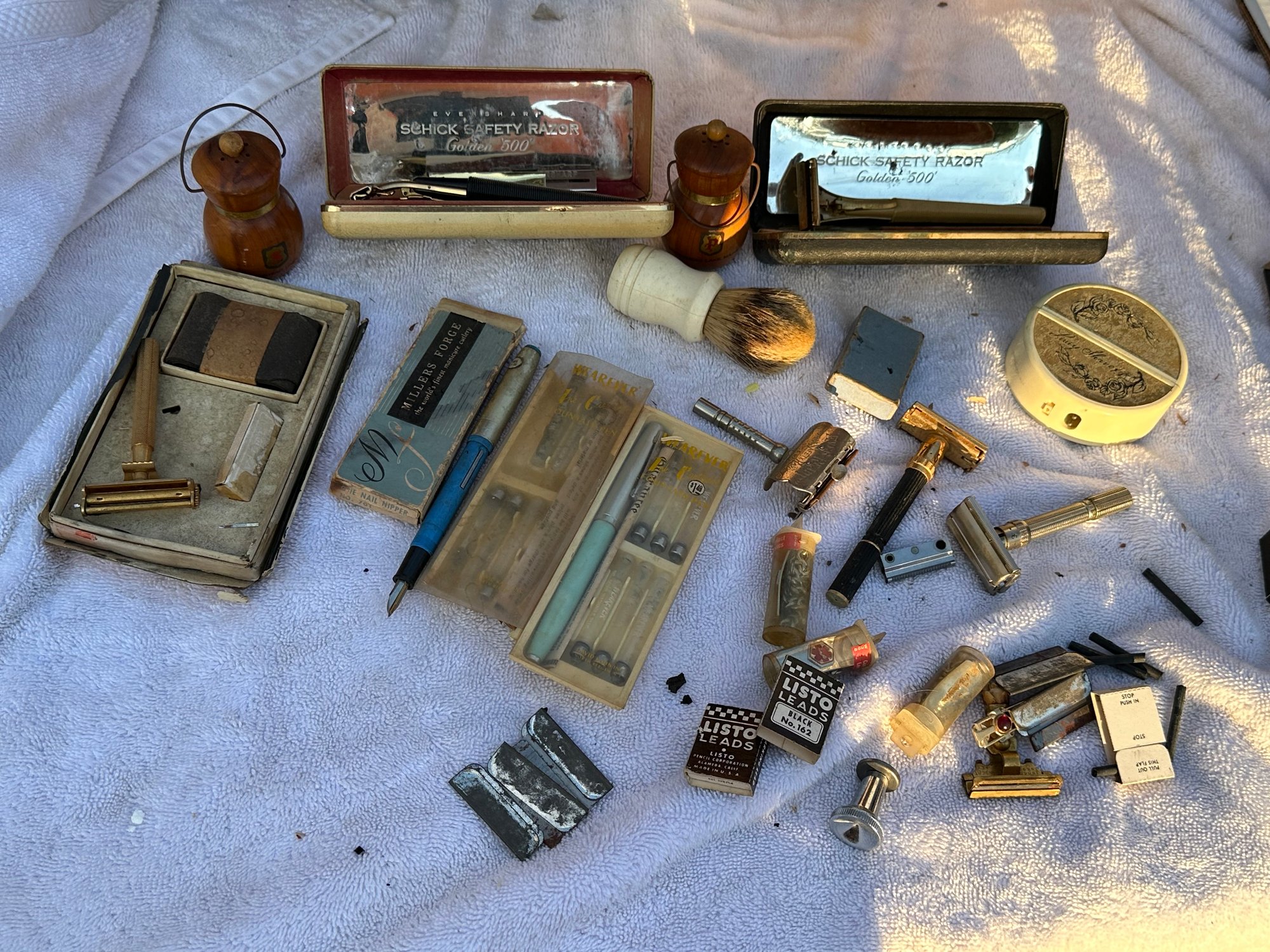 Collection Of Vintage Drug Store Items (6) #2475 | Auctionninja.com