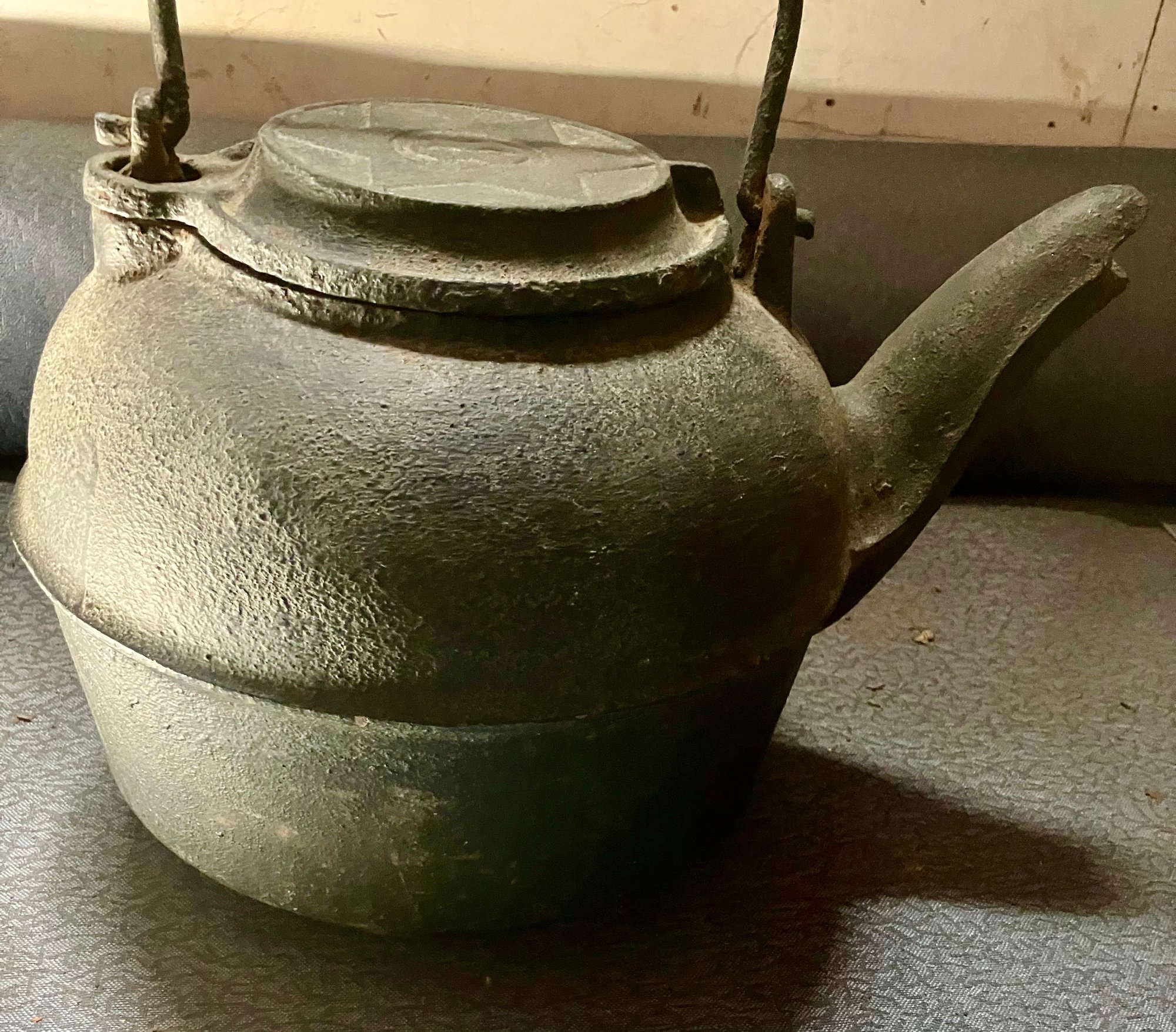 #136 Antique Swing Handle Cast Iron Teapot Kettle With Star 8 On ...