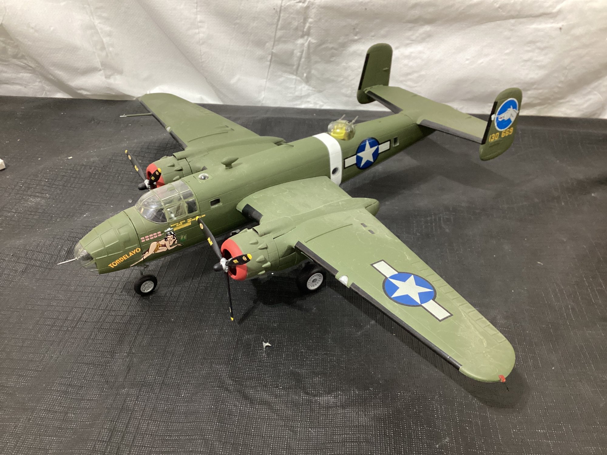 B-25 Mitchell Airplane Metal #6200 | Auctionninja.com