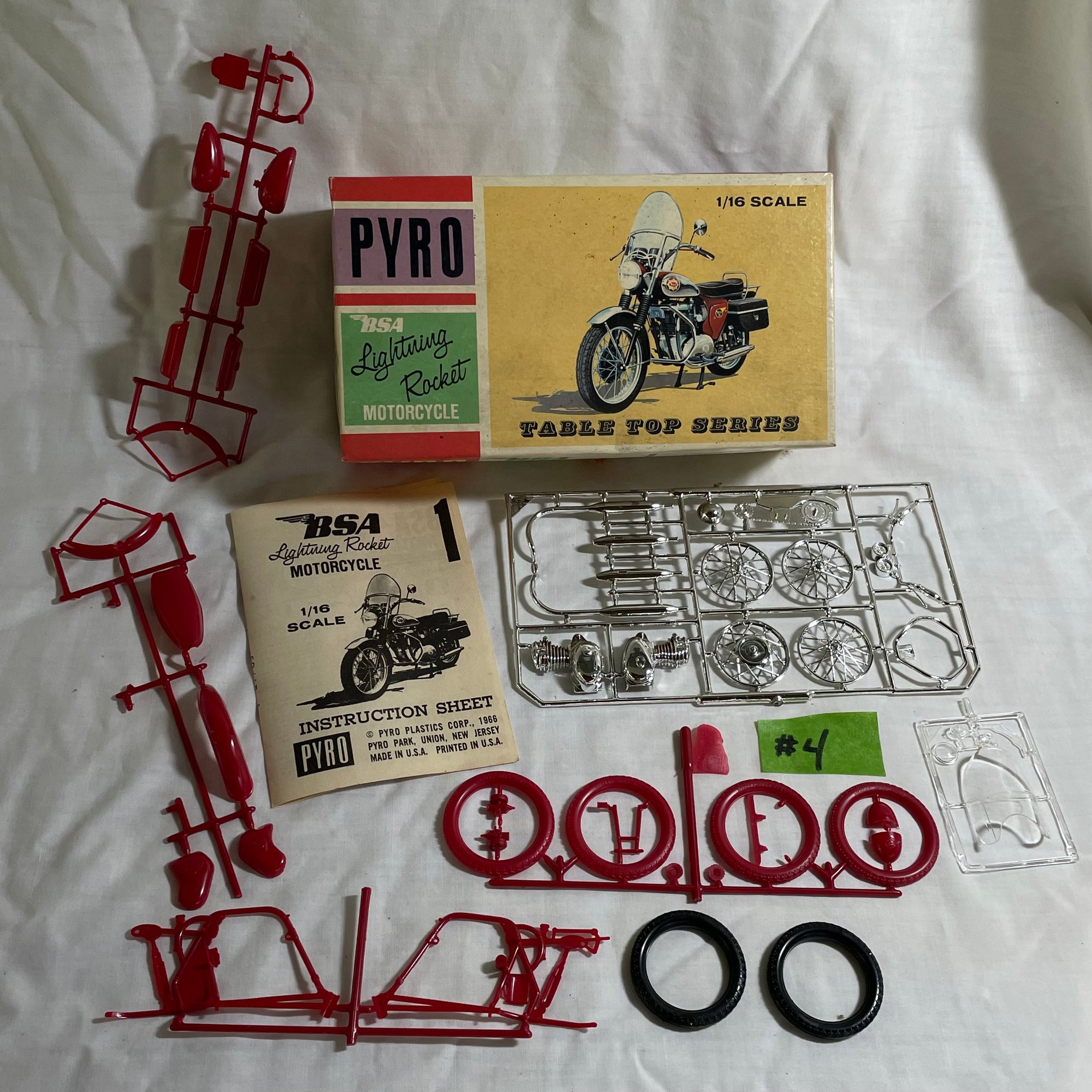 BSA "Lightening Rocket" Motorcycle VINTAGE Model Kit By PYRO #22335 ...