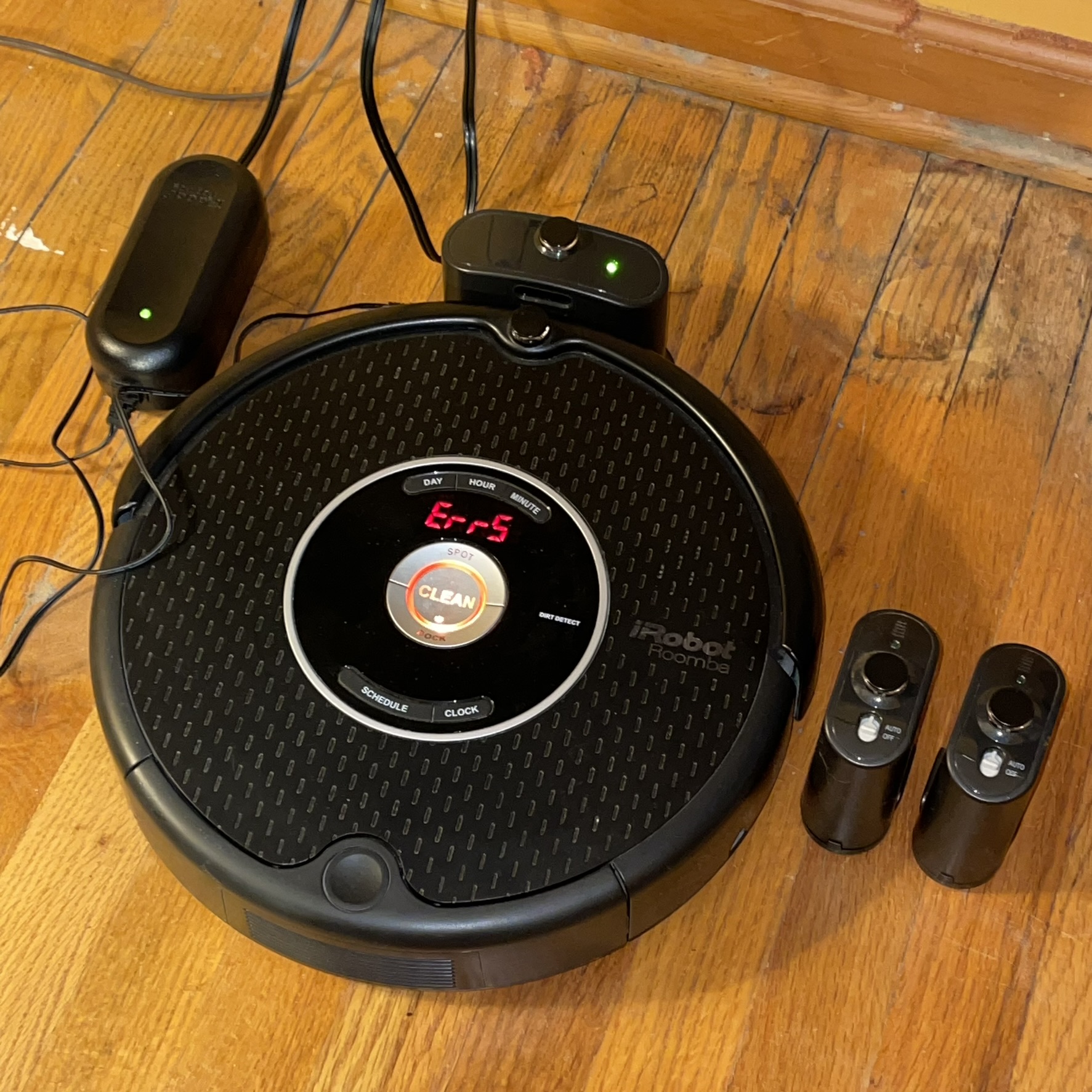 Roomba Robot Automatic Vacuum Cleaner Model SGSEA/070388, Needs Work ...