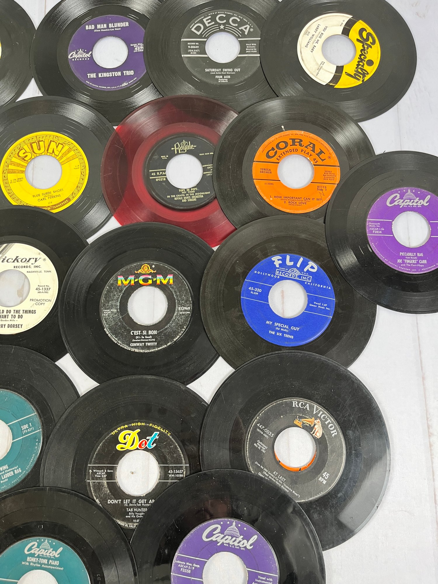 Huge Lot Of Vinyl Records/LPs With Miscellaneous Songs And Artists- 45s ...