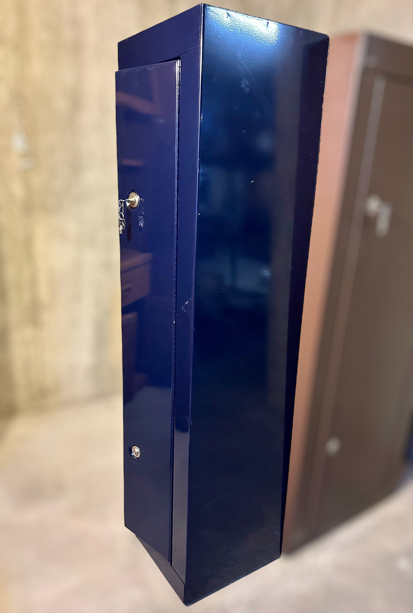 Slim Rifle Safe W/ 2 Keys & New Foam Insert #8863 | Auctionninja.com