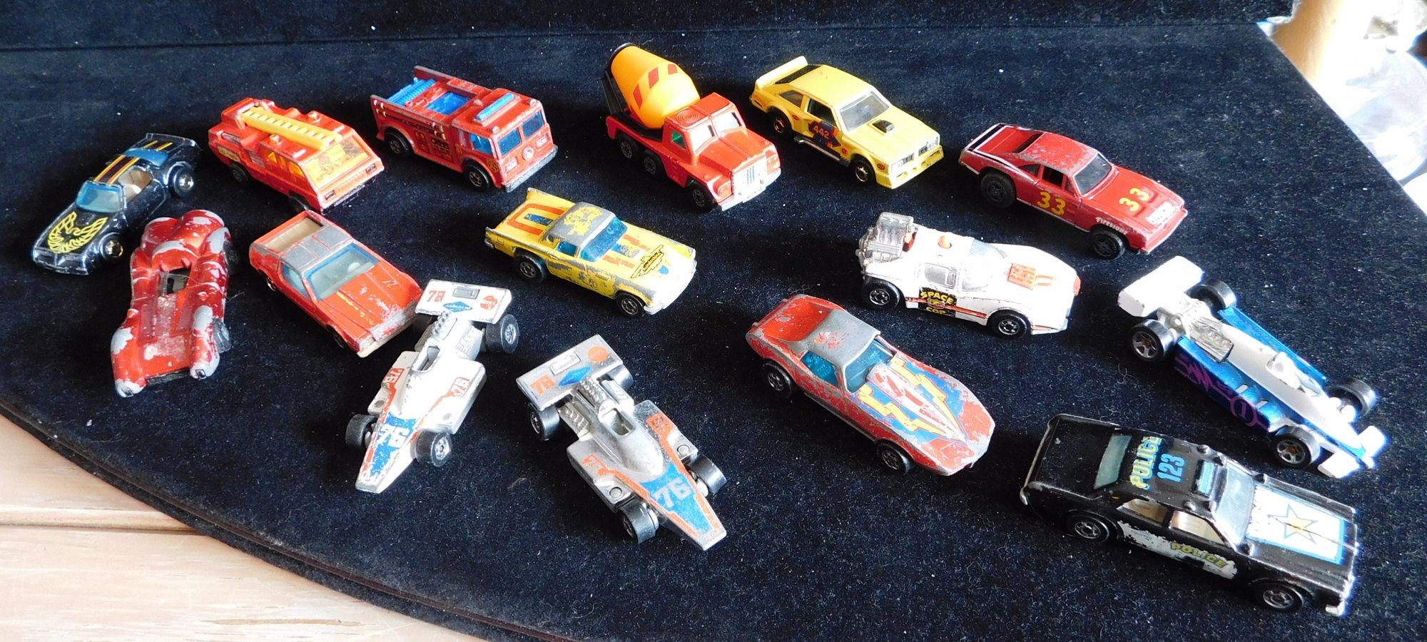 15 Vintage Used Toy Cars #2307 | Auctionninja.com
