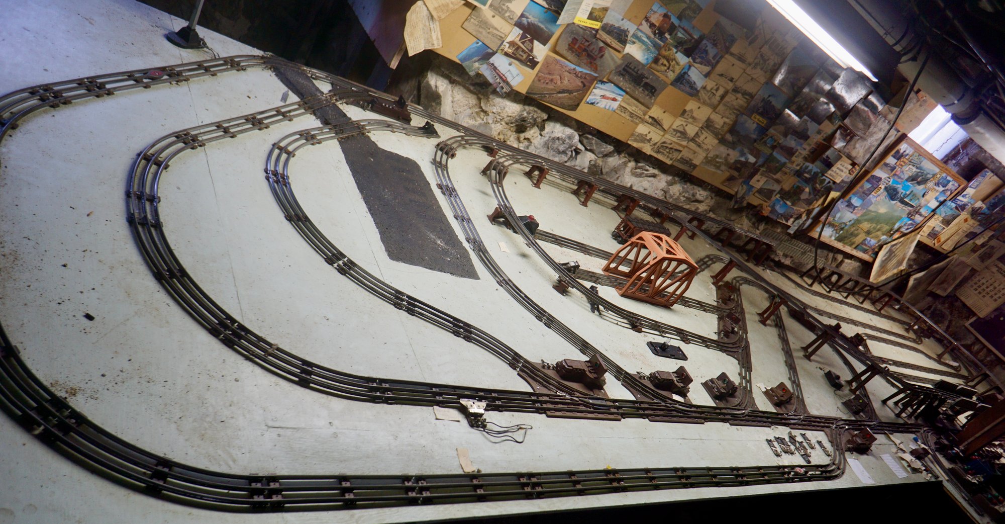 Lionel Train Tracks W/ Bridges, R. R. Crossing Lights, Switched, Train ...